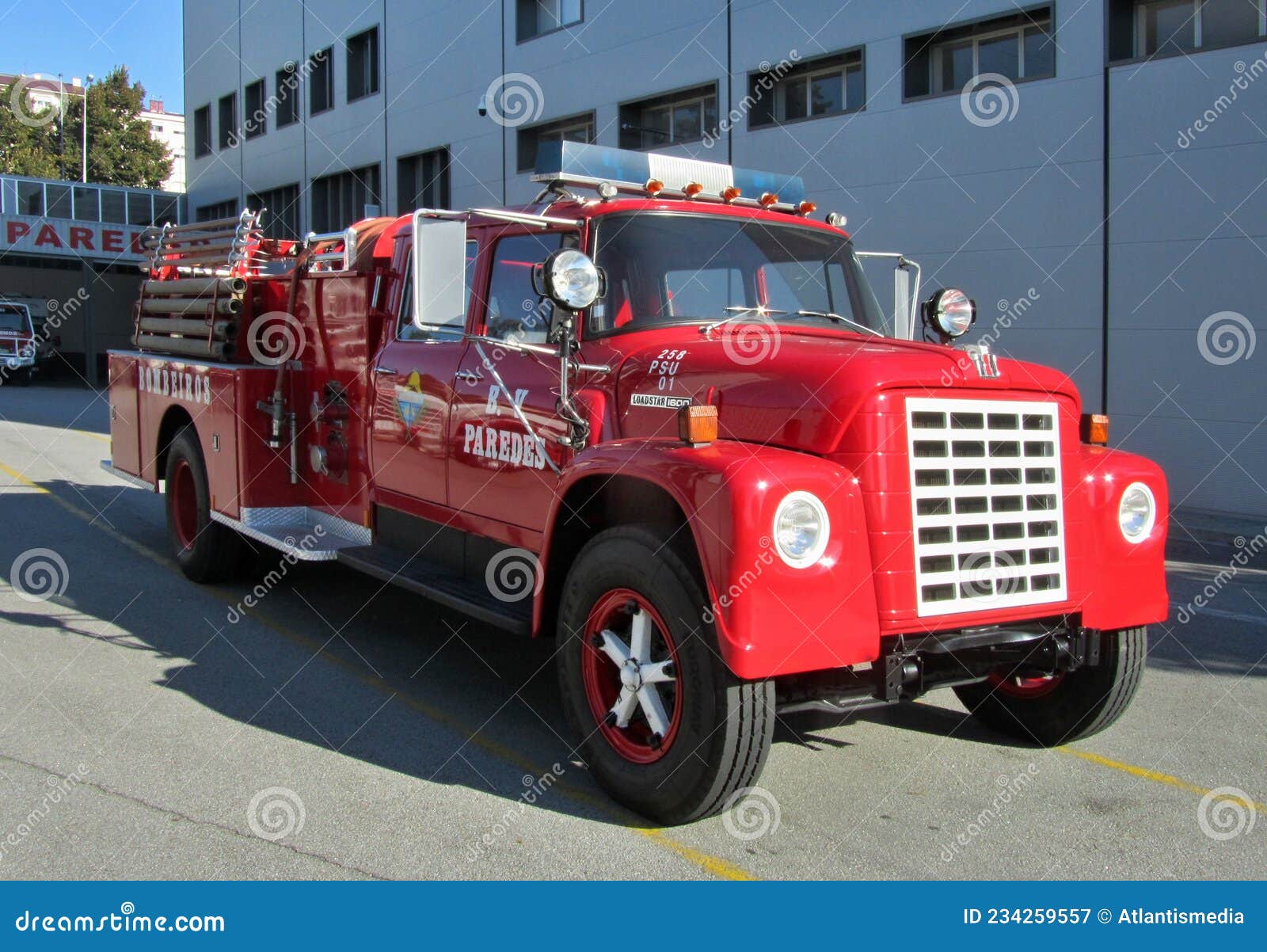 Powerful Loadstar US Fire Brigade Truck Editorial Photography - Image ...