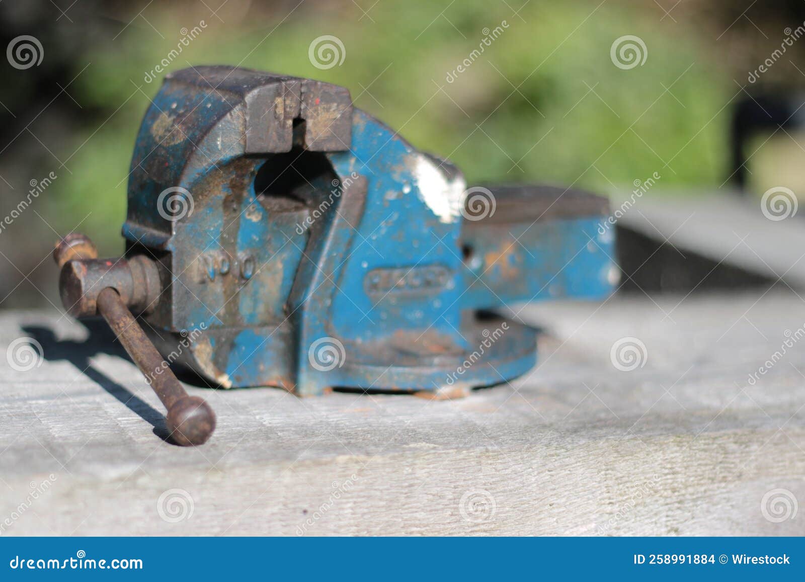 Vintage Metal Vice, Made in England Stock Photo - Image of england ...