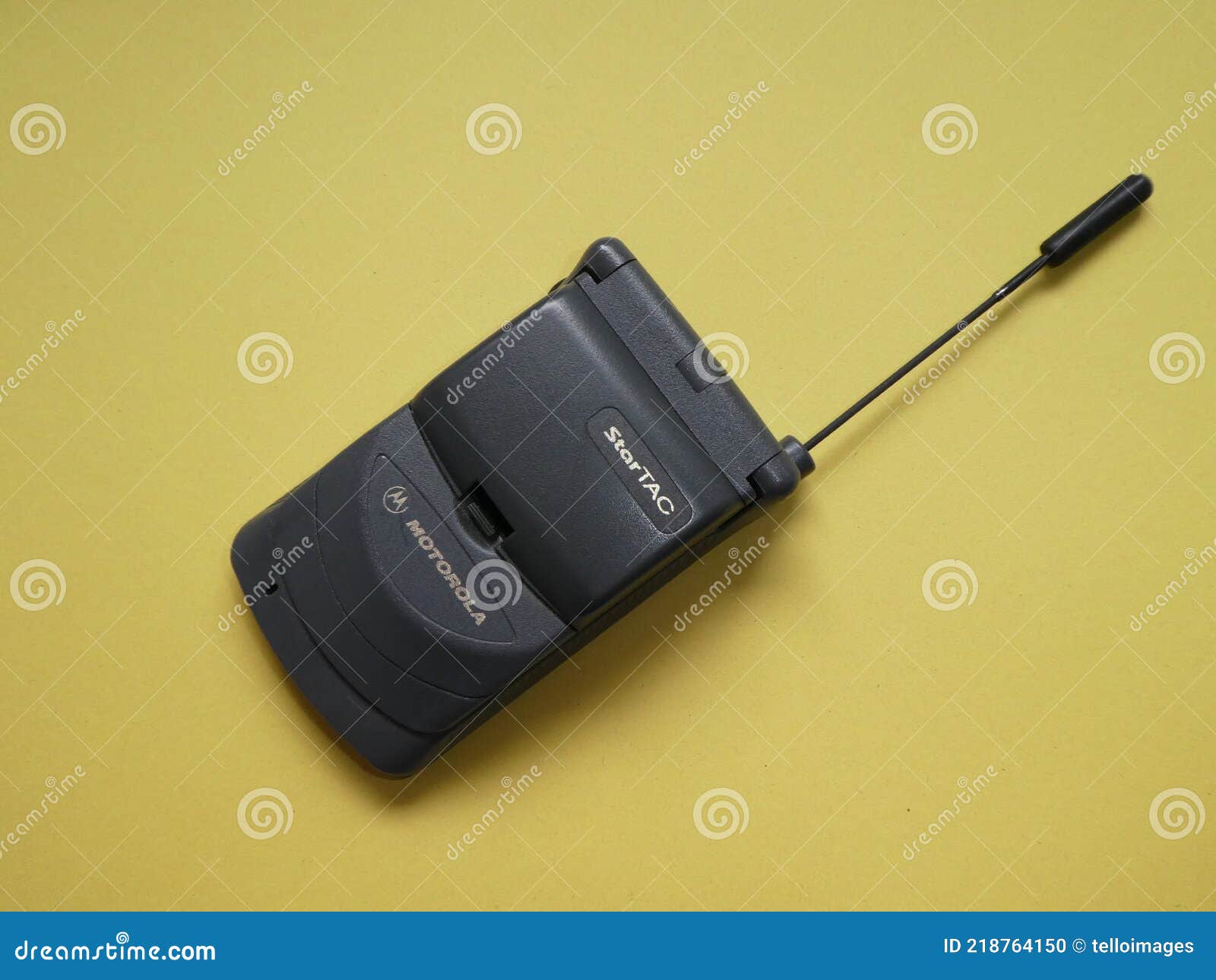 Vintage Motorola StarTAC Mobile Phone Editorial Image - Image of ...