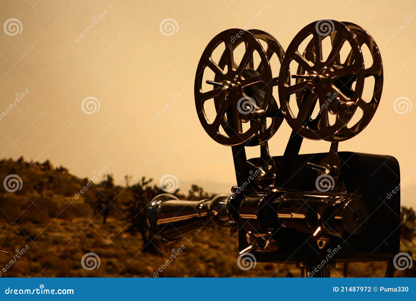 Vintage movie camera stock photo. Image of skyline, nostalgia - 21487972