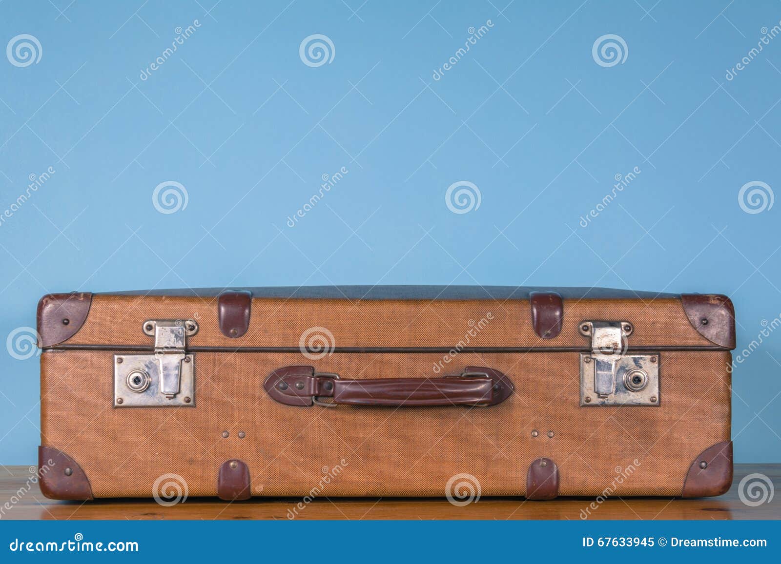 Vintage old brown case stock image. Image of obsolete - 67633945