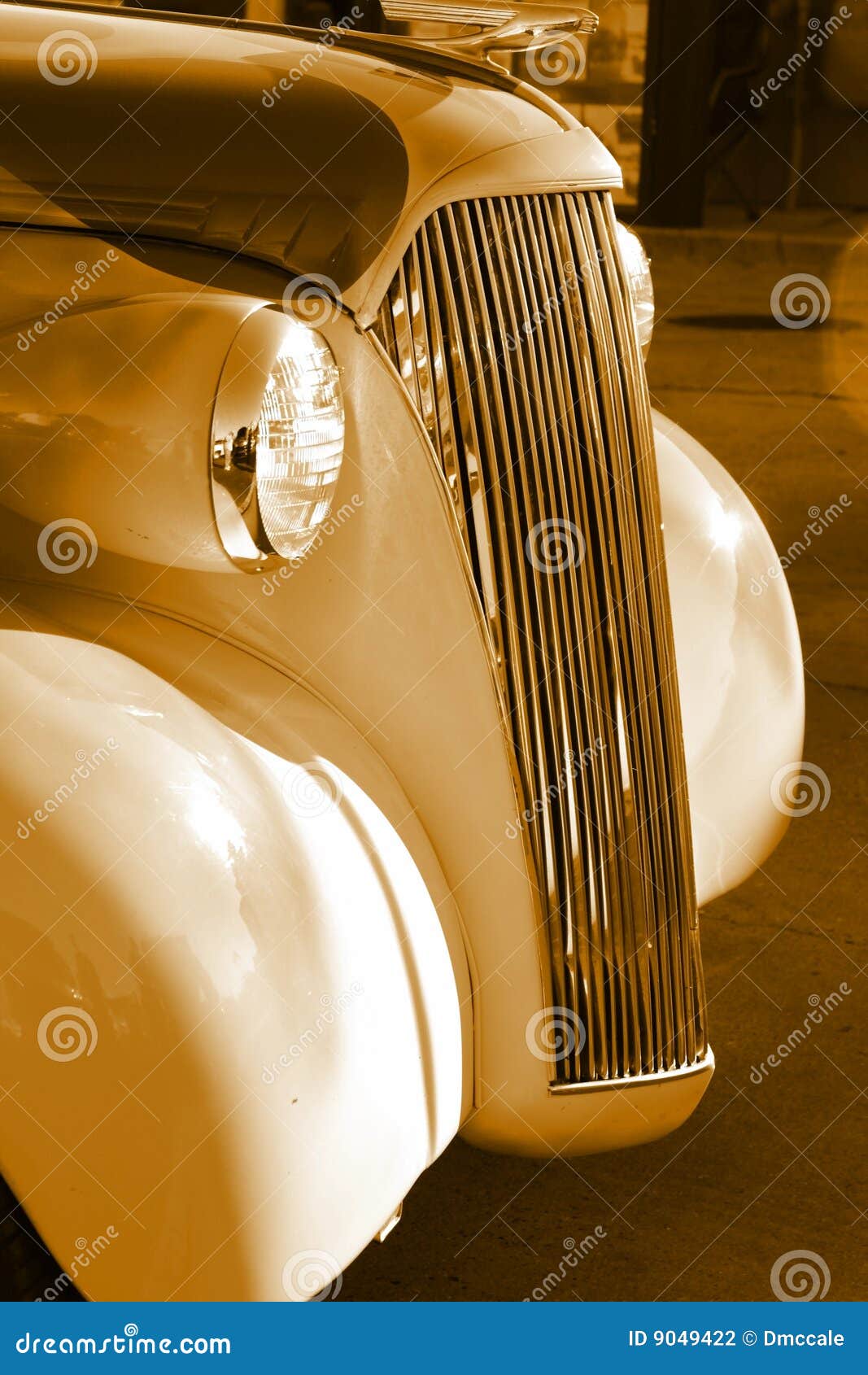 Vintage Old Car Antique Grill Stock Photo - Image of auto, design: 9049422