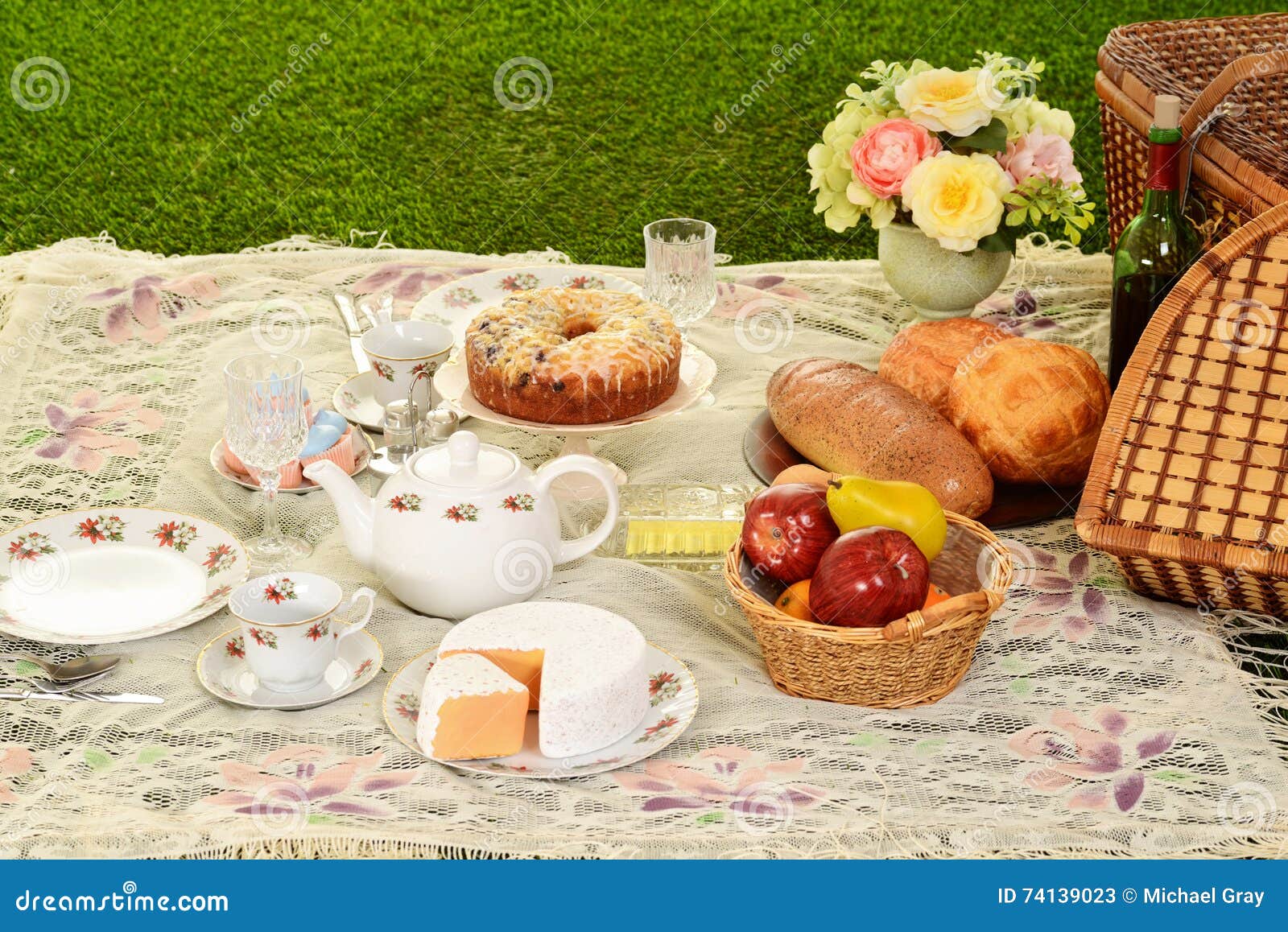Vintage picnic stock image. Image of meal, antique, apples - 74139023