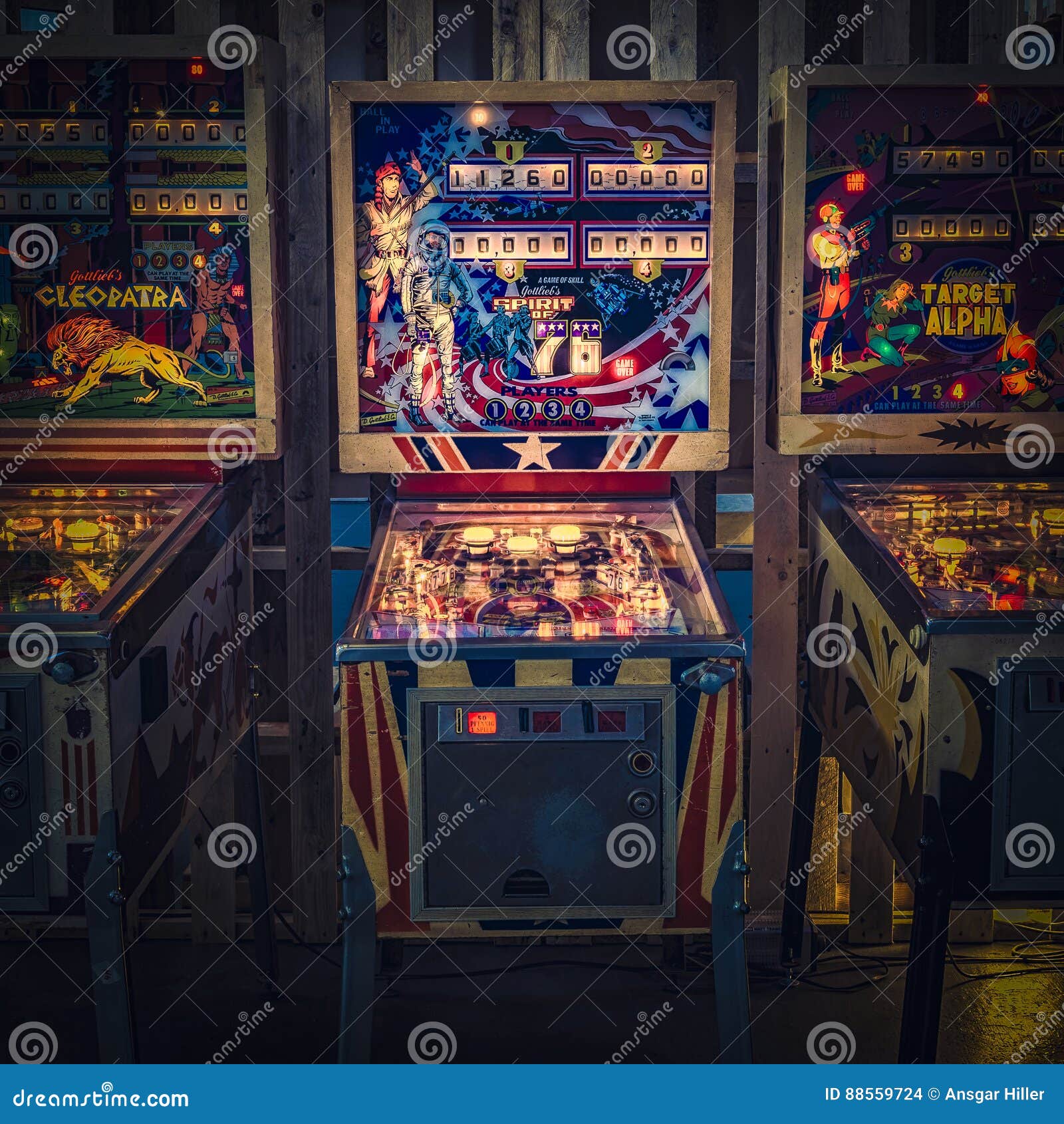 Vintage Pinball Tables editorial stock image. Image of drop - 88559724