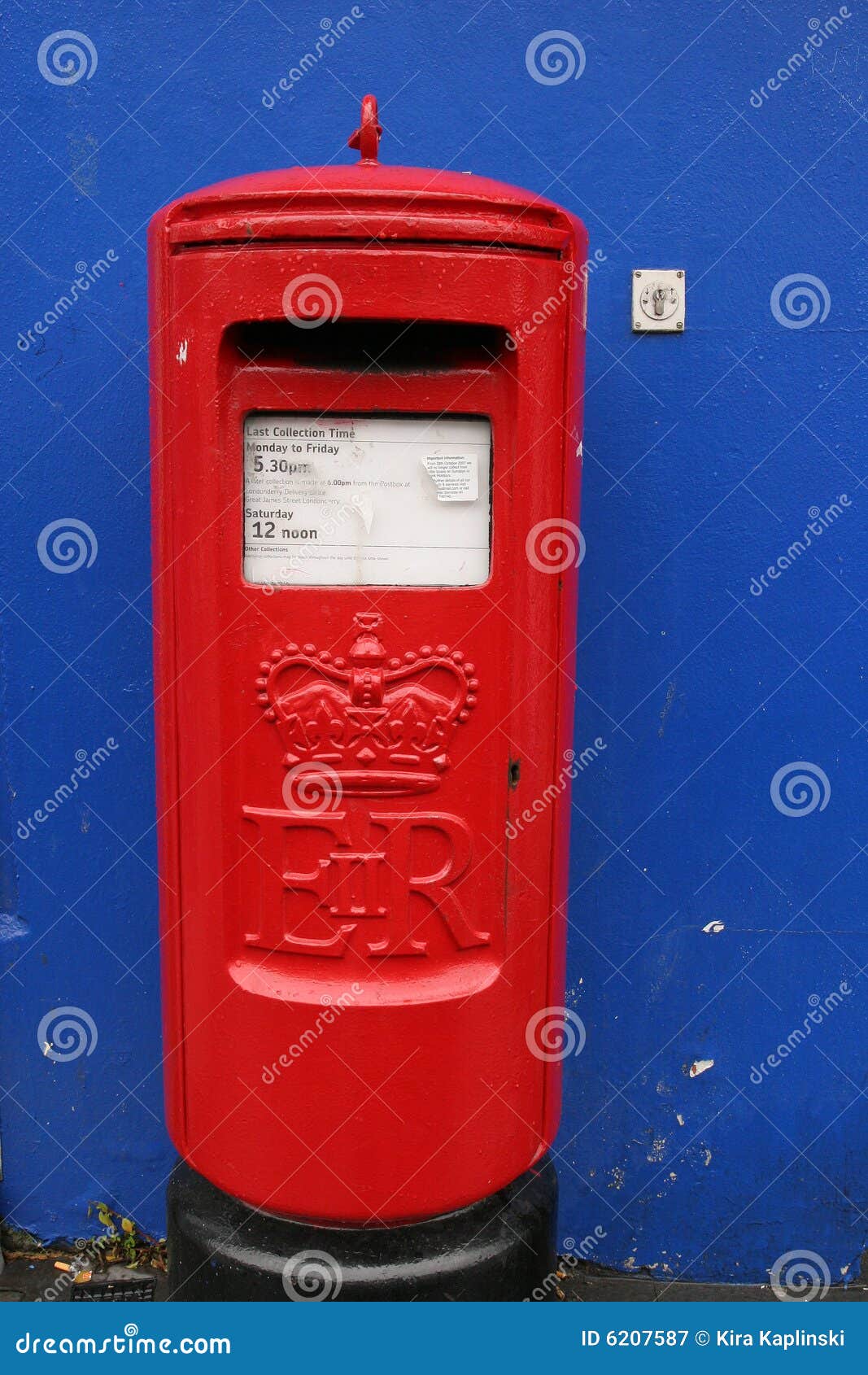 Vintage post-box in Derry stock image. Image of letter - 6207587