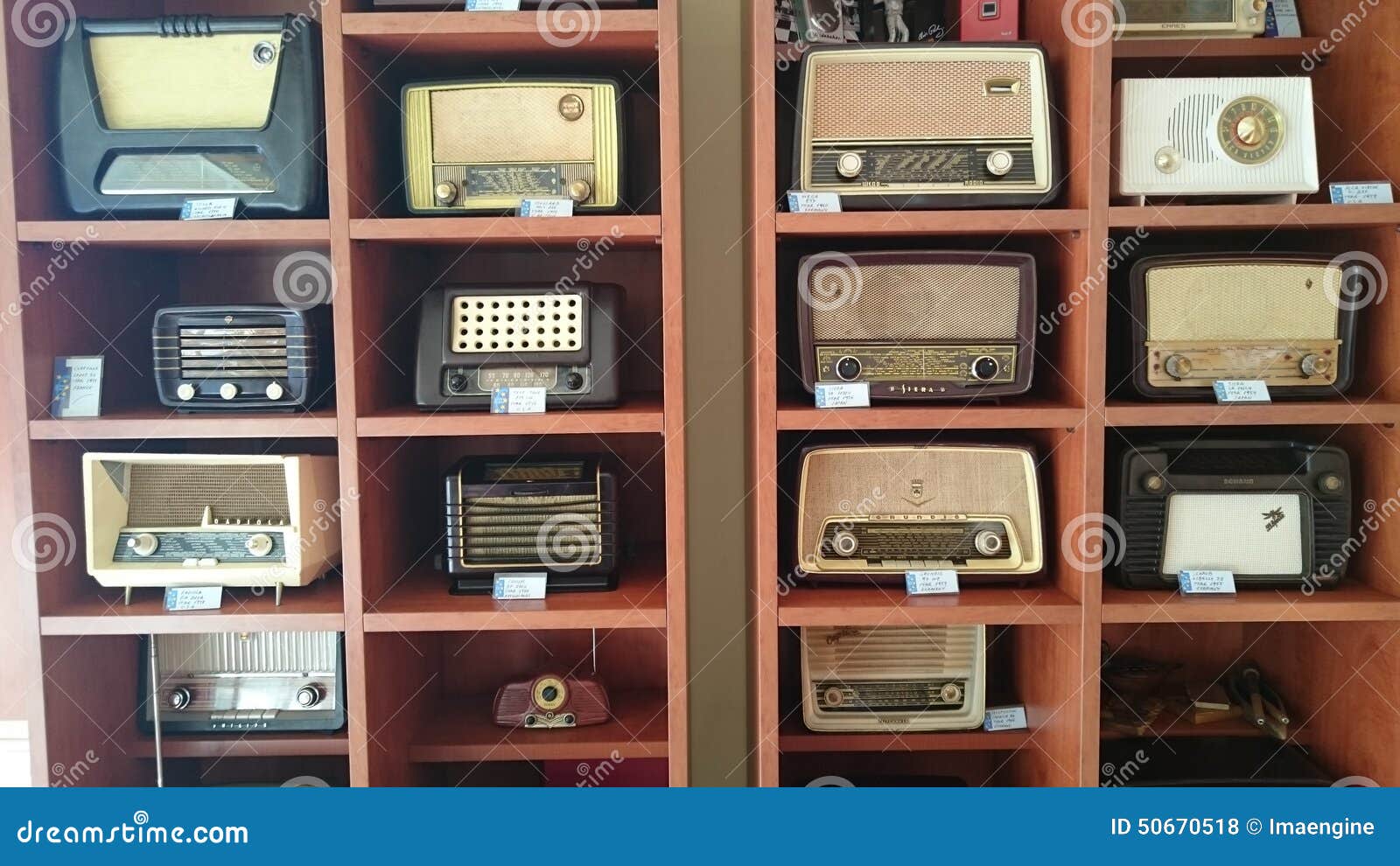 Vintage radio sets editorial stock photo. Image of antenas - 50670518