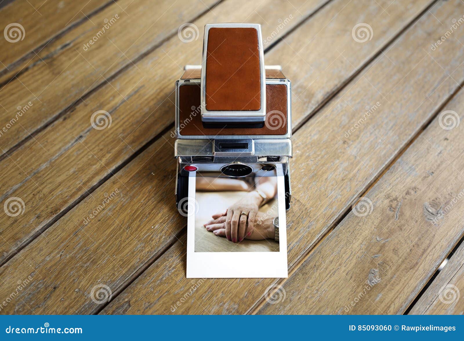 Vintage Retro Instant Photo Camera Stock Photo - Image of floor, fast ...