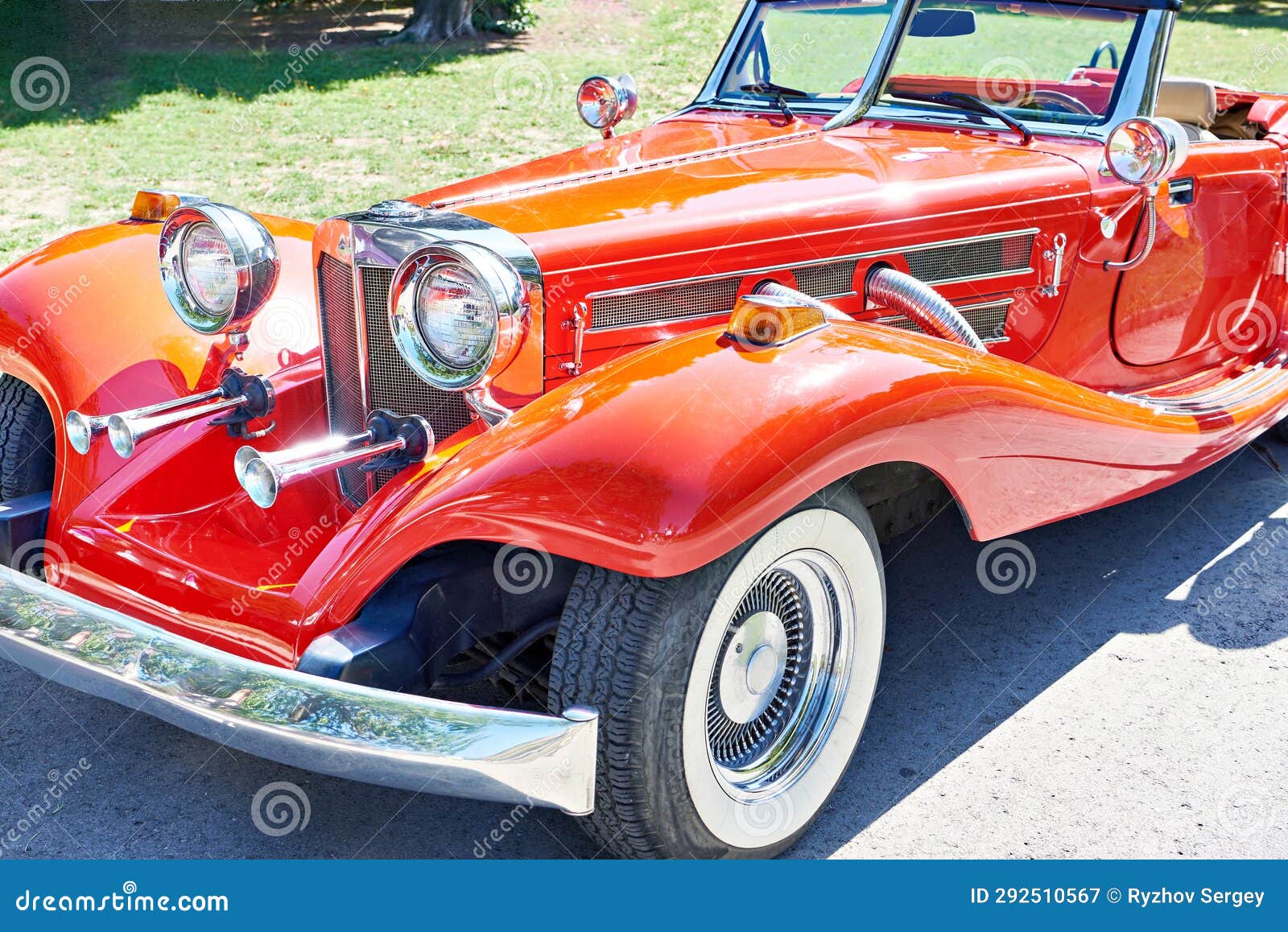 Vintage retro old red car stock image. Image of coupe - 292510567