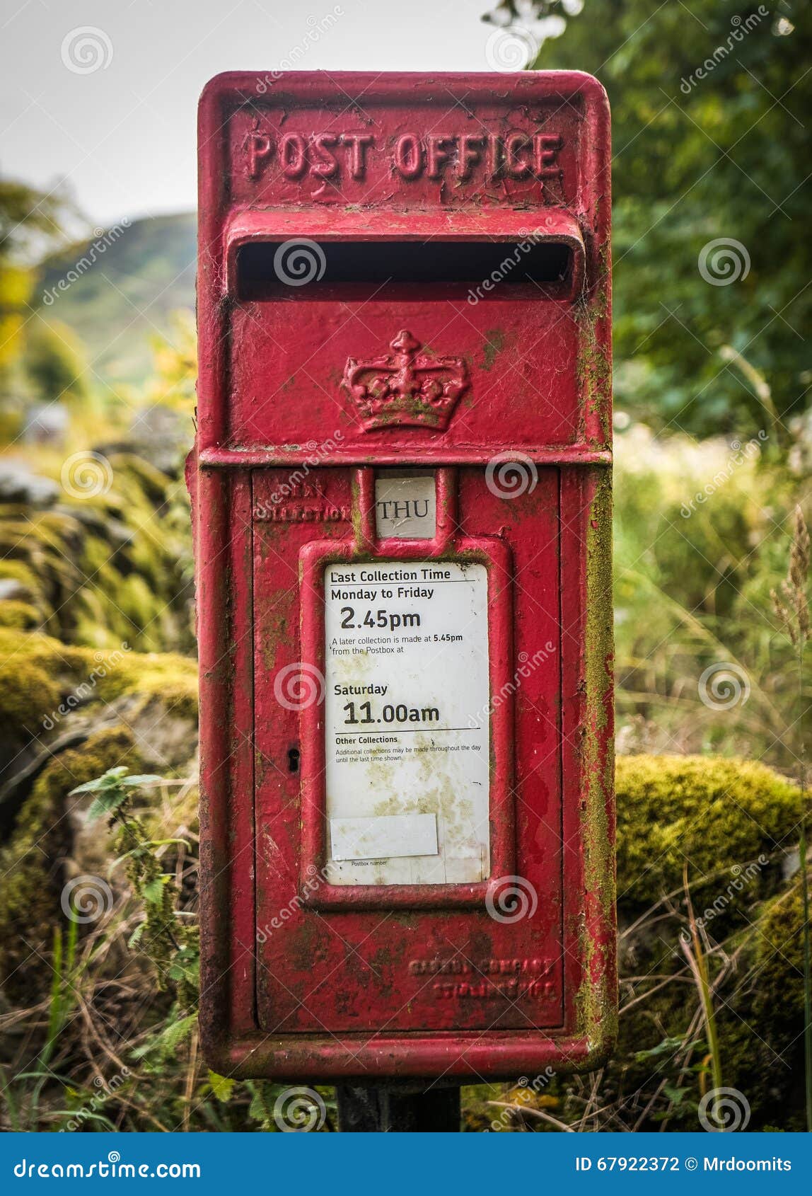 Vintage Rural British Post Box Stock Photo - Image of letterbox, crown ...