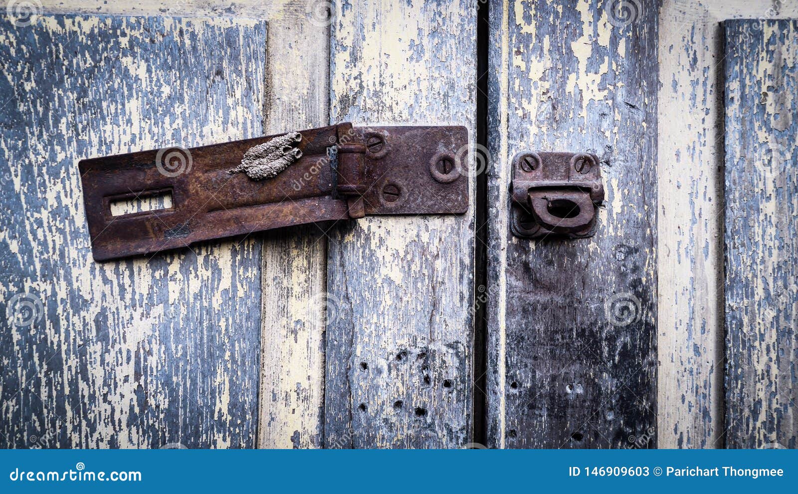 Vintage Rustic Stain Old Lock Stain U Line Hasp Hardened Staple ...