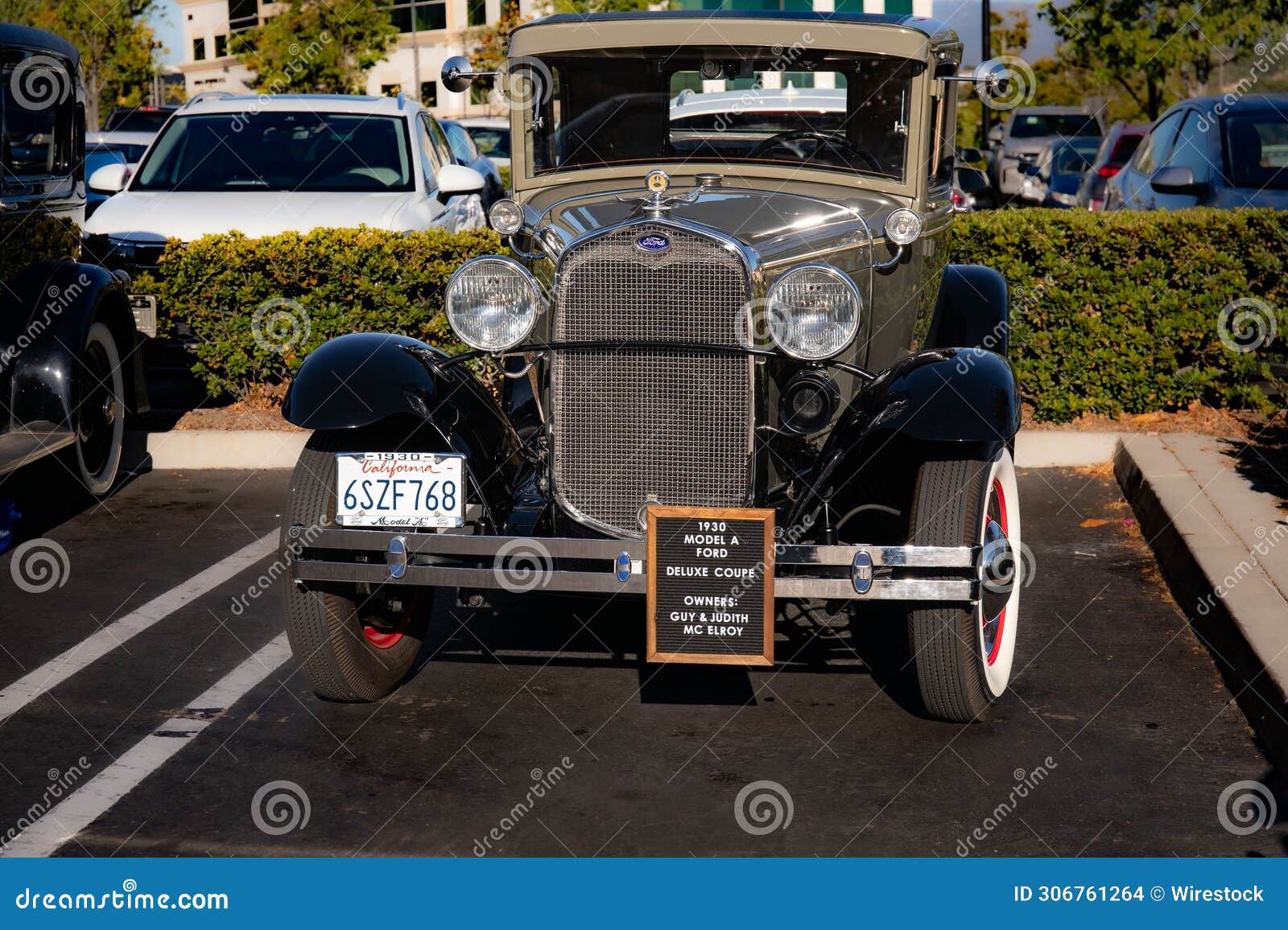 Vintage Rusty Car in Parking Lot Editorial Stock Image - Image of retro ...