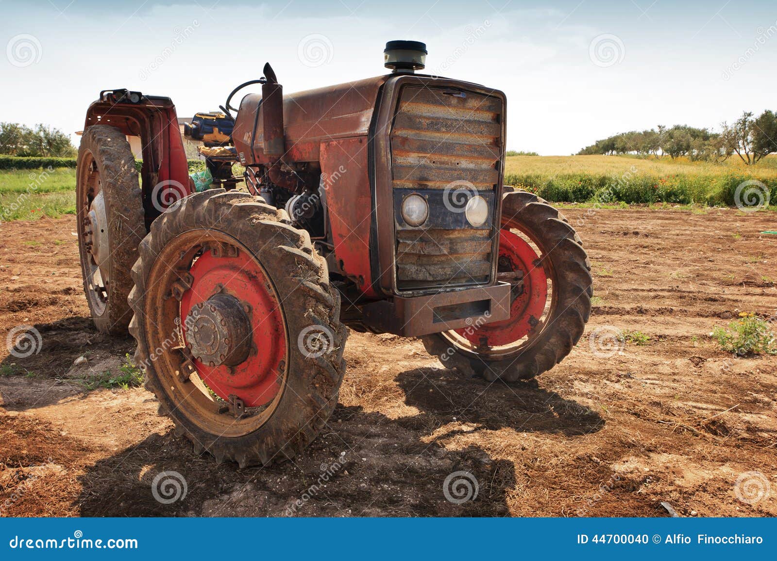 Vintage rusty tractor stock photo. Image of agreste, tractor - 44700040