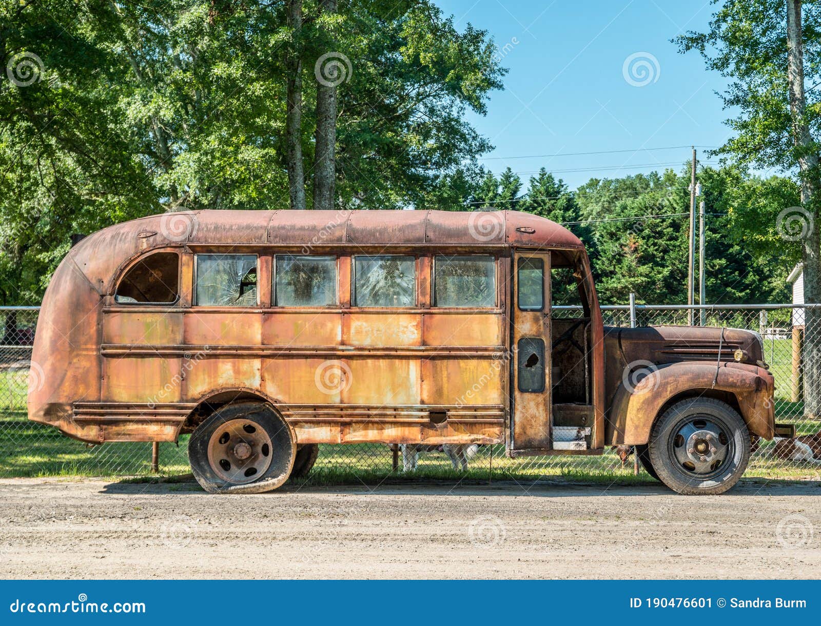 Vintage School Bus Obsolete Stock Image - Image of antique, aged: 190476601 Vintage School Bus Obsolete Stock Image - Image of antique, aged: 190476601