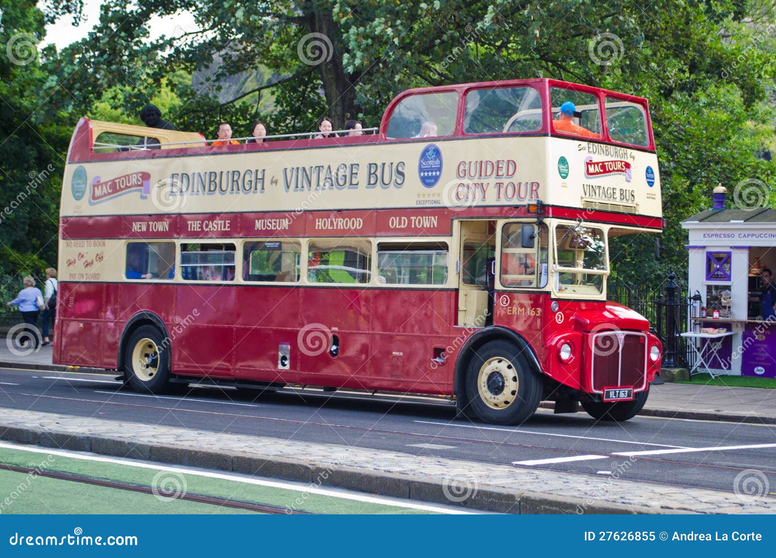 Vintage Sightseeing Bus in Edinburgh. Editorial Image - Image of spring ...