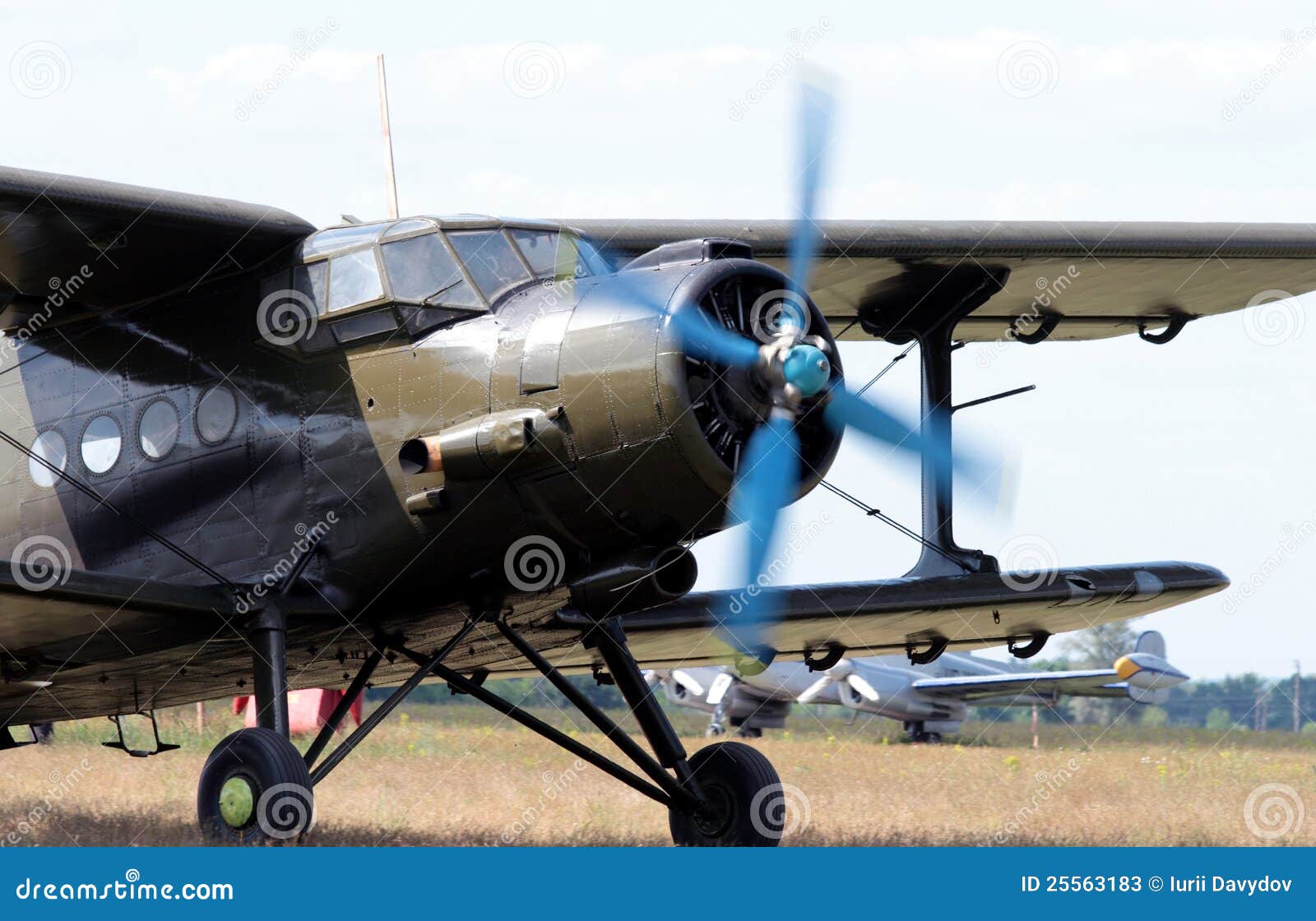 153 Silver Biplane Photos - Free & Royalty-Free Stock Photos from ...