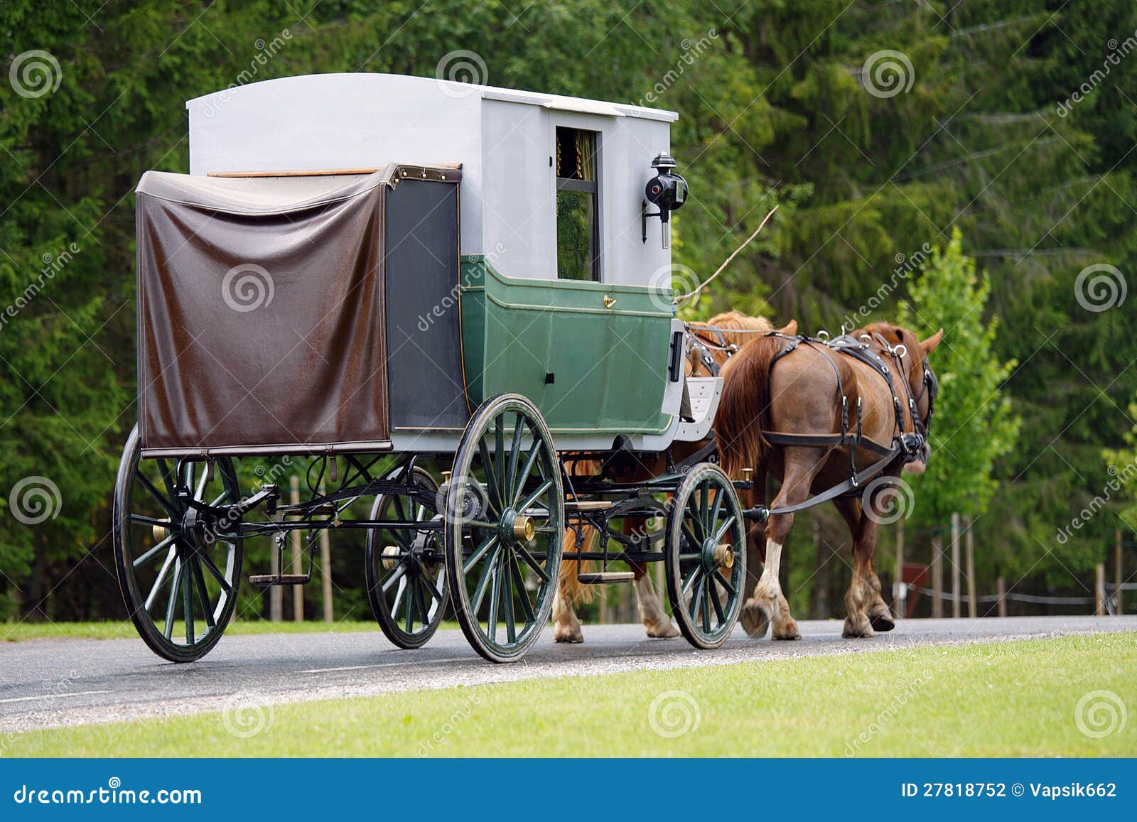 Vintage stage-coach stock photo. Image of restored, green - 27818752