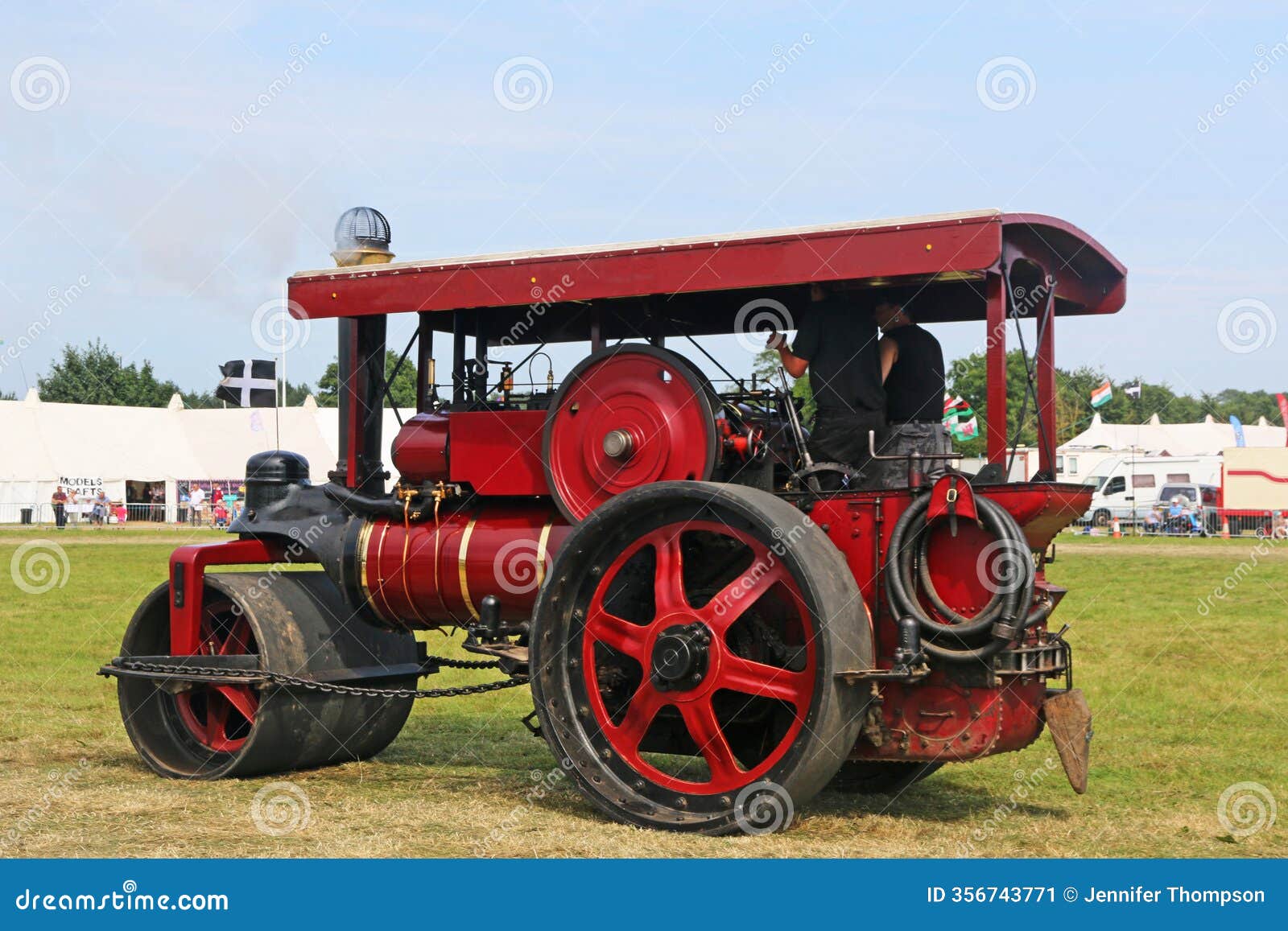 Vintage Steam Traction Engine in a Field Editorial Photo - Image of ...