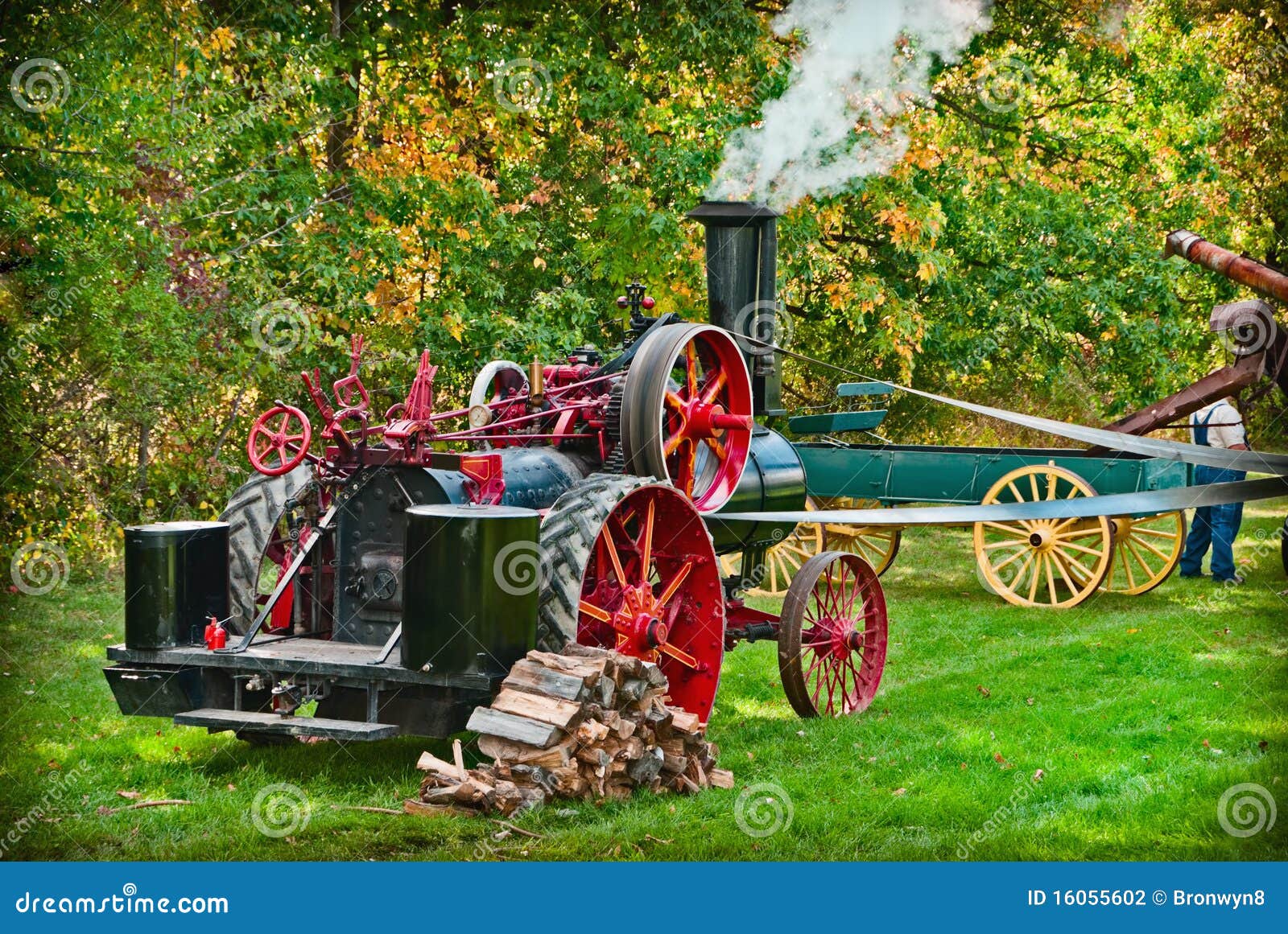 Vintage Steam Tractor stock photo. Image of steam, smoke - 16055602