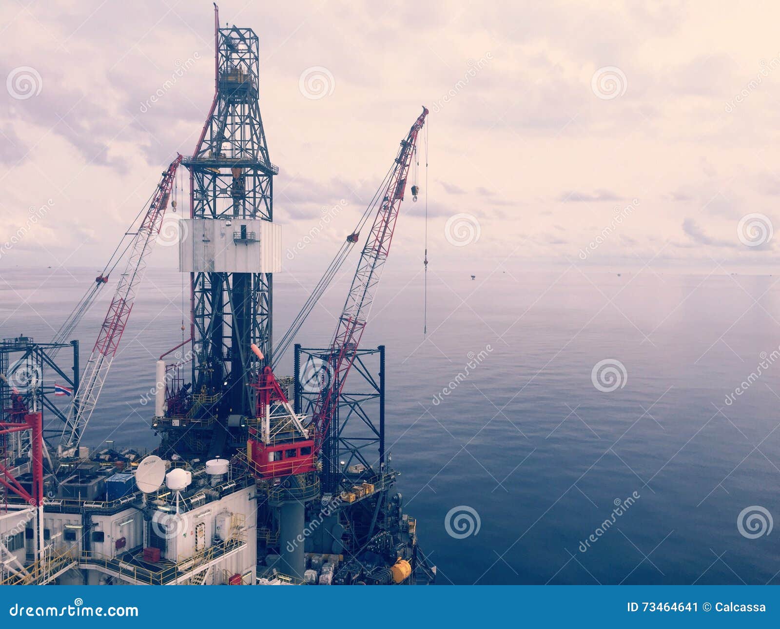 The Vintage Style of Offshore Rig, Side View Editorial Photo - Image of ...