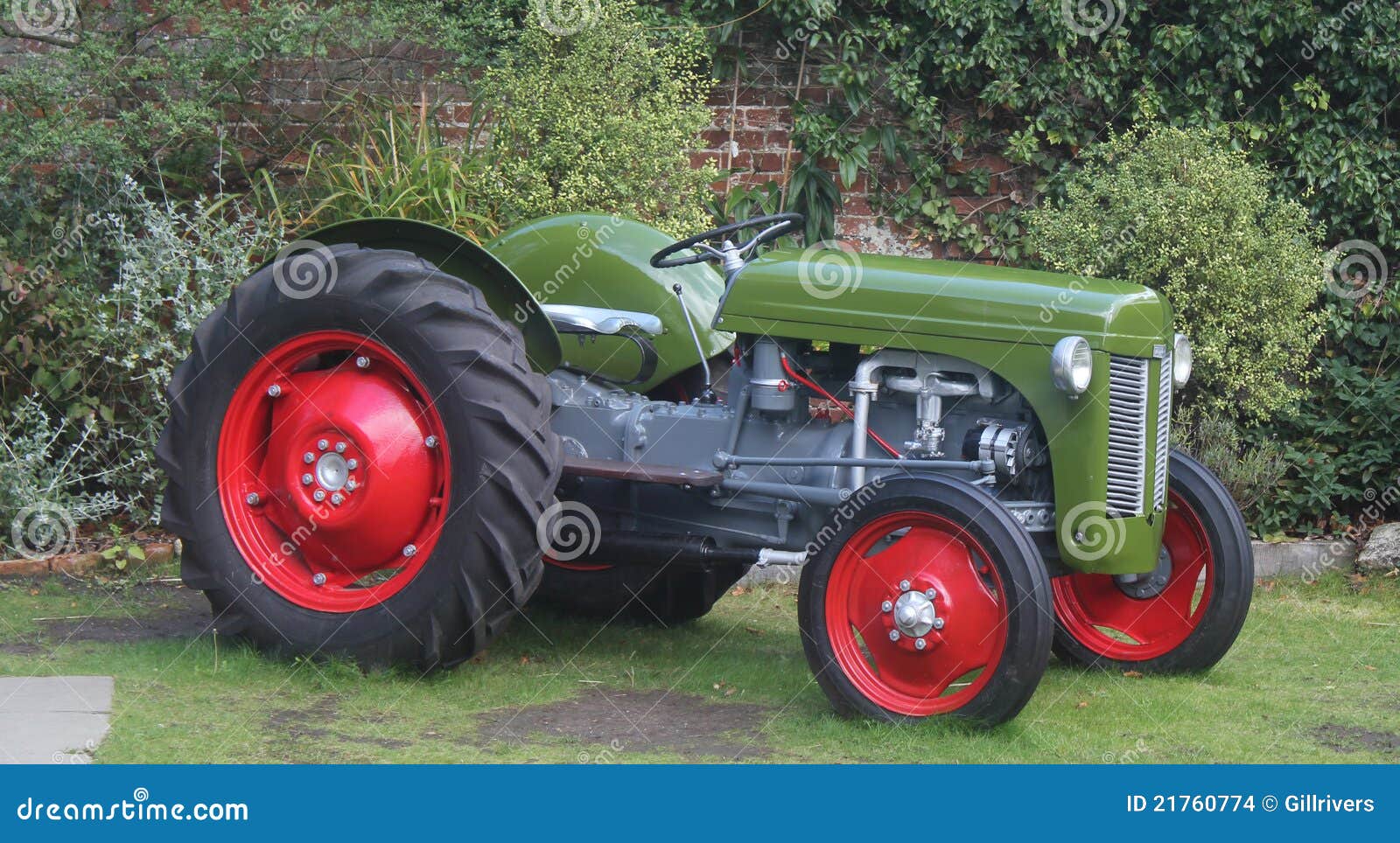 Vintage Tractor stock photo. Image of farm, tractor, farming - 21760774