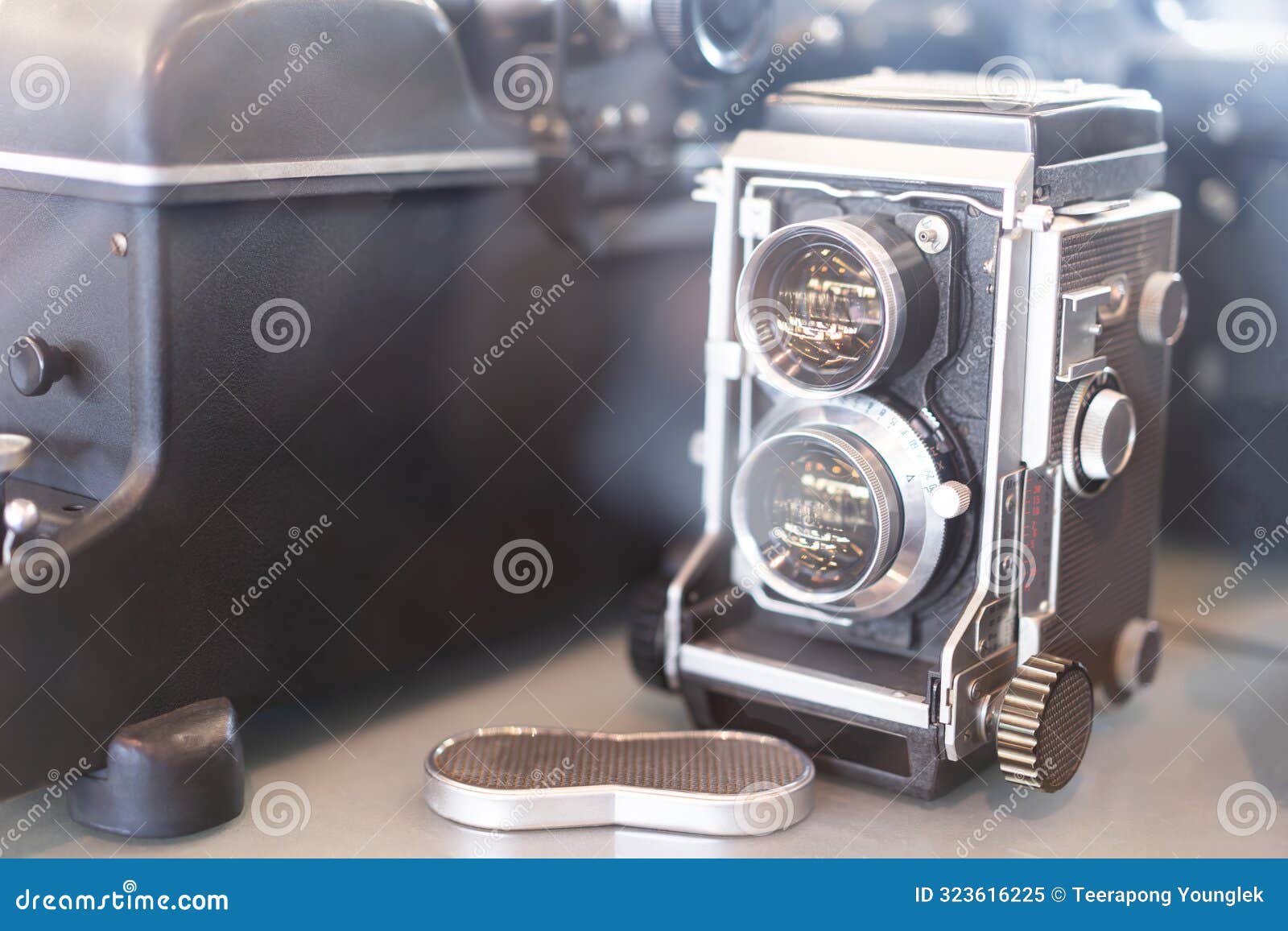 Vintage Twin Lens Camera ,retro Medium Format Camera on the Background ...
