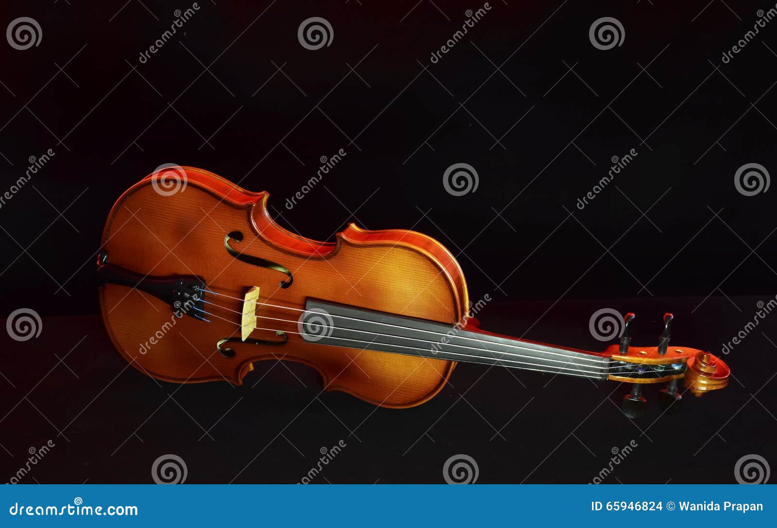 Vintage Violin on Black Background Stock Photo - Image of rehearsal ...