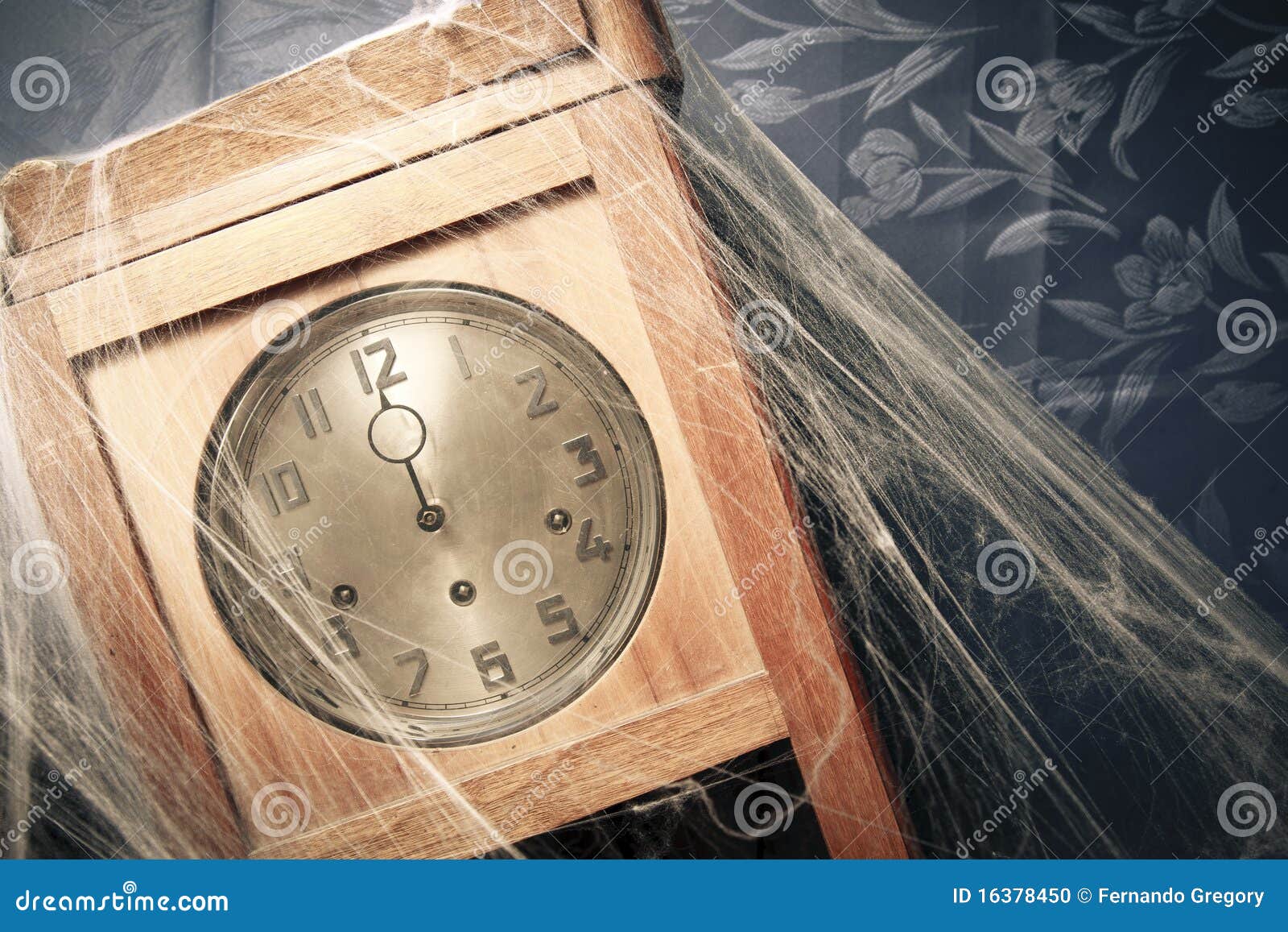199 Old Creepy Clock Photos - Free & Royalty-Free Stock Photos from ...