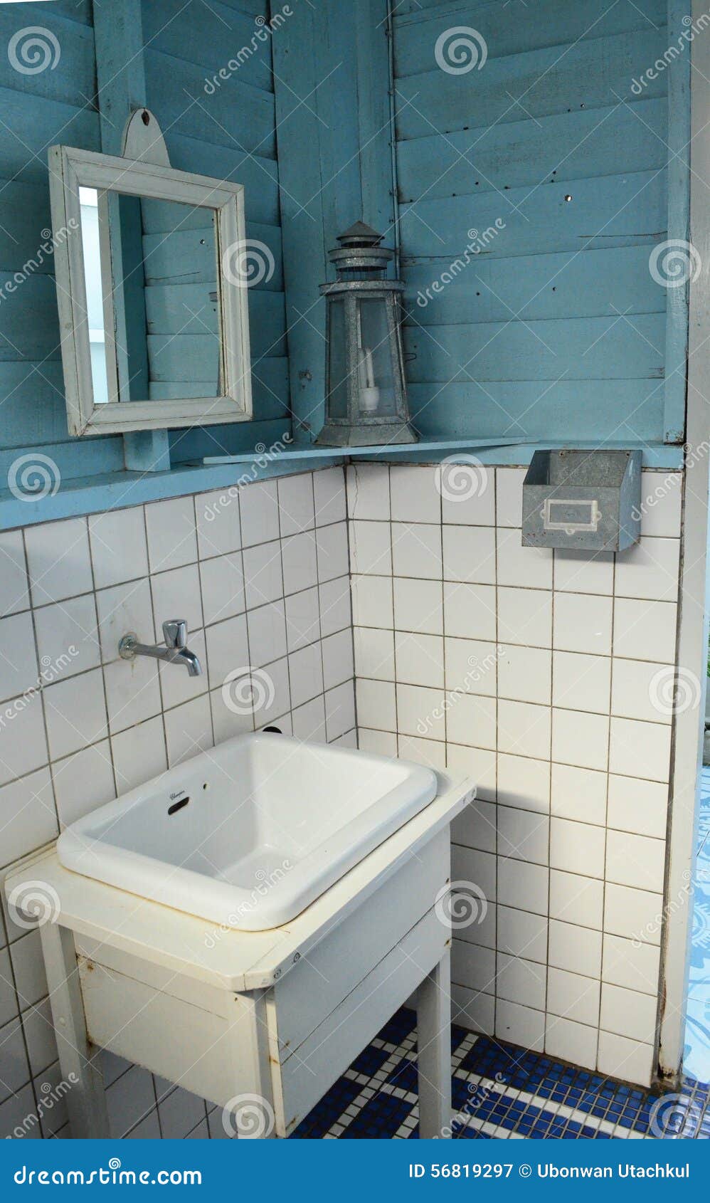 Vintage wash basin stock image. Image of bathing, modern - 56819297