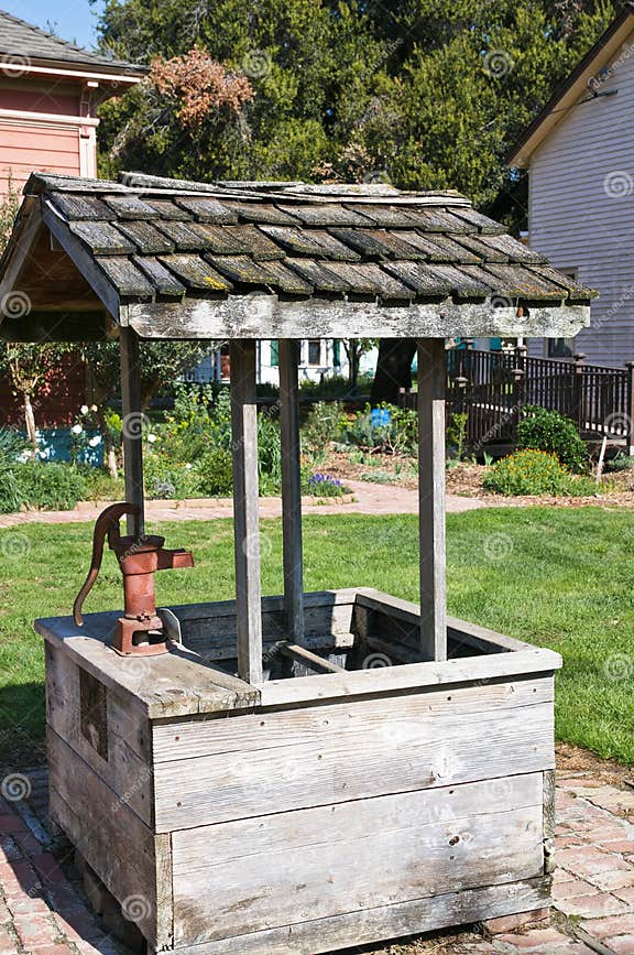 Vintage water well stock photo. Image of countryside, vintage - 8581548