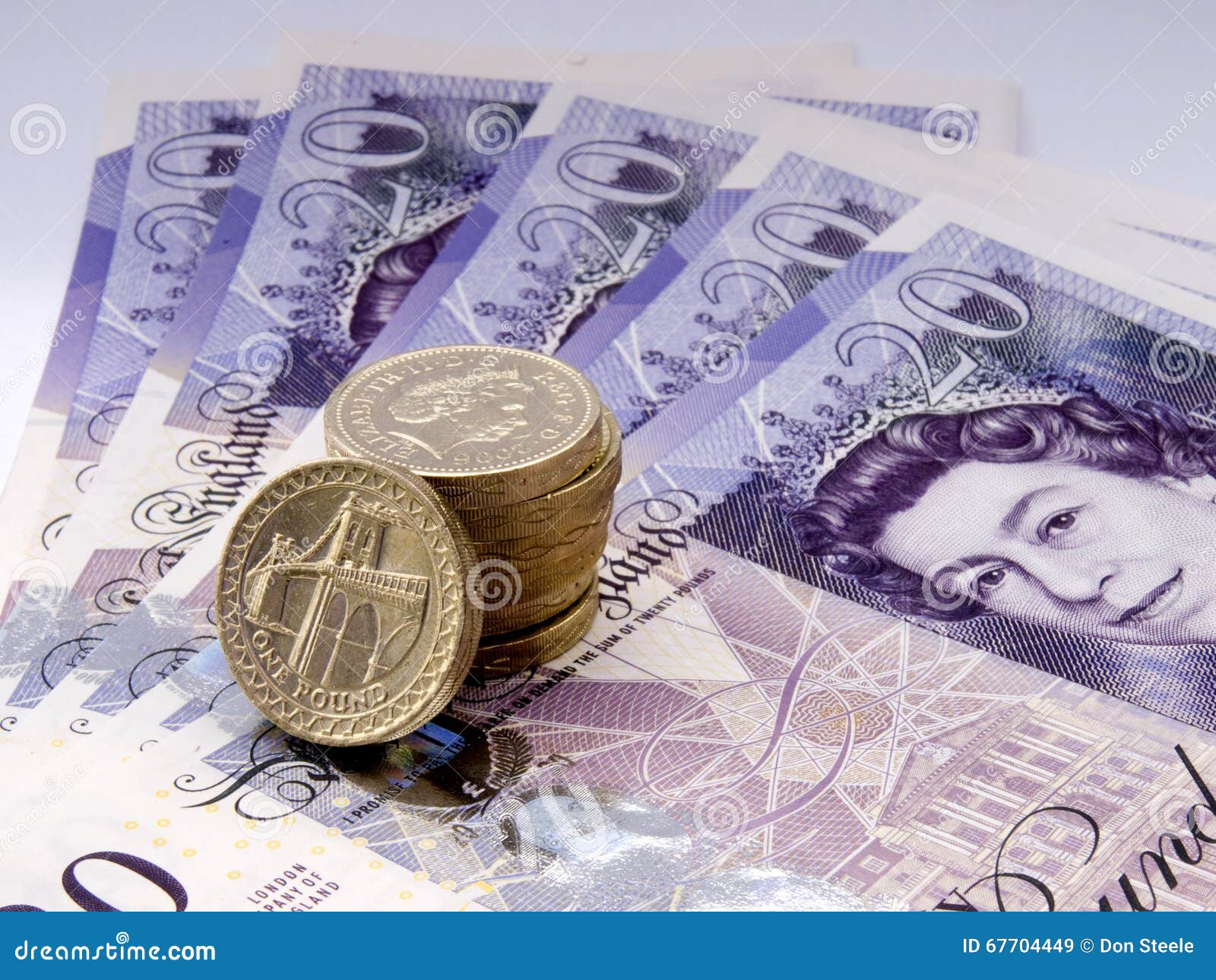 Vinte Notas De Libra Esterlina Ventilaram Para Fora Com a Pilha Das ...