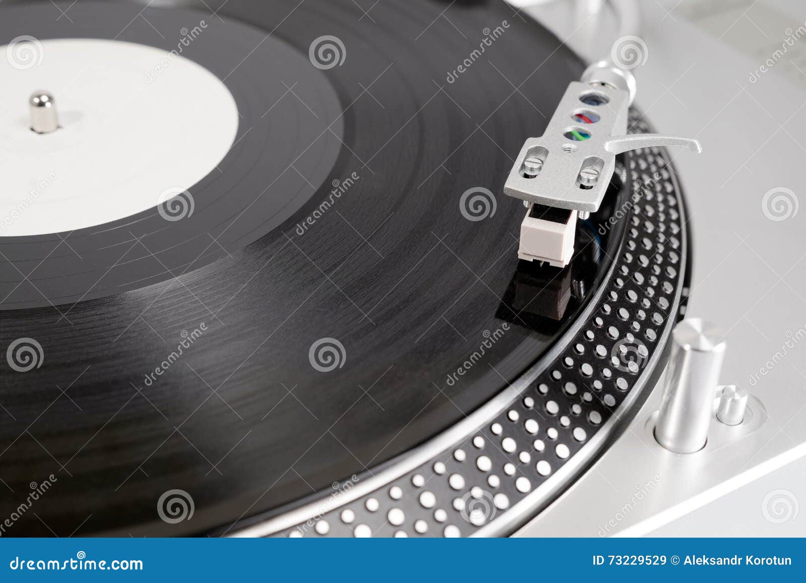 Vinyl record on the player stock image. Image of close - 73229529
