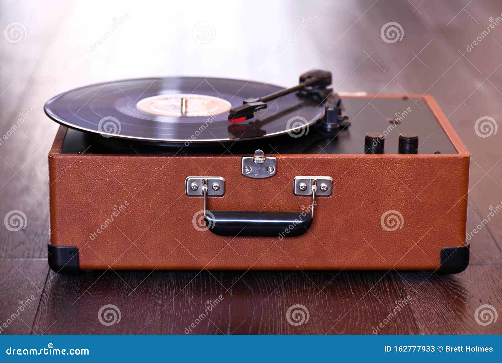 Vinyl Record Player in Suitcase Stock Image - Image of lines, audio ...