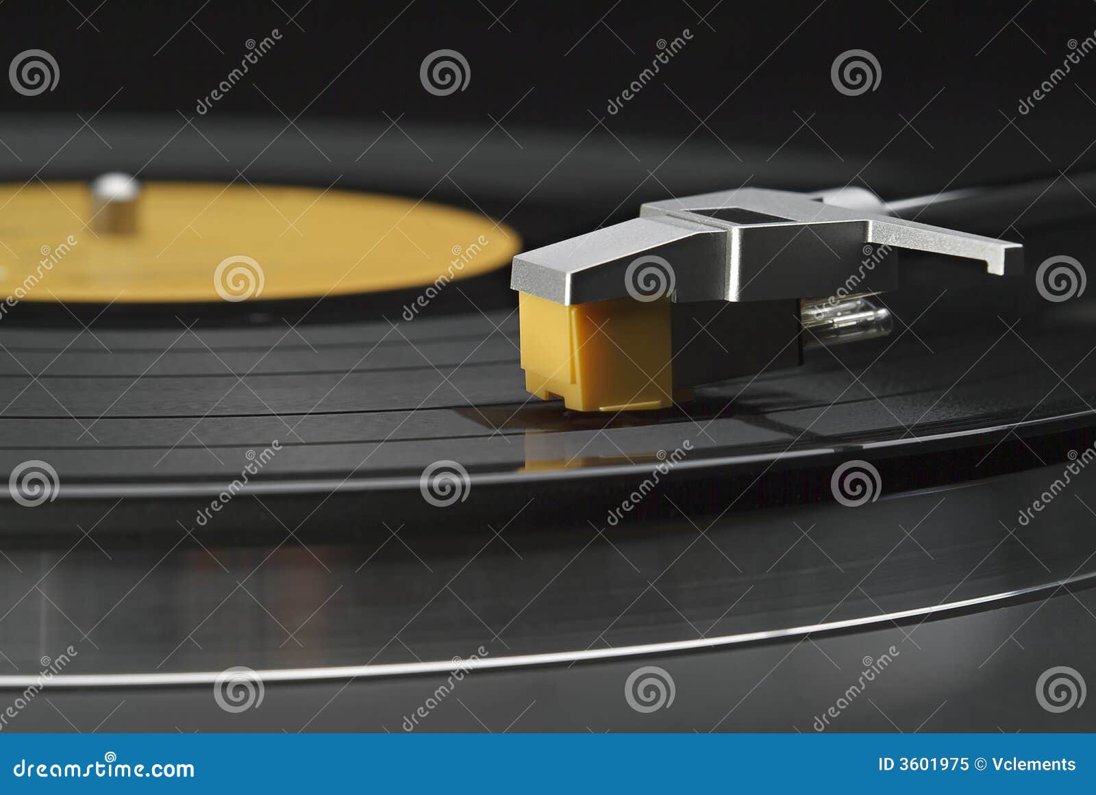 Vinyl record on turntable stock image. Image of headshell - 3601975
