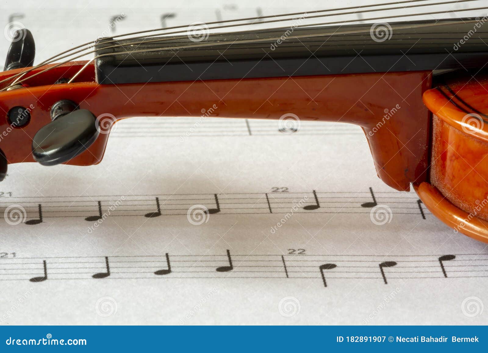 Violin on note paper stock image. Image of wood, brown - 182891907