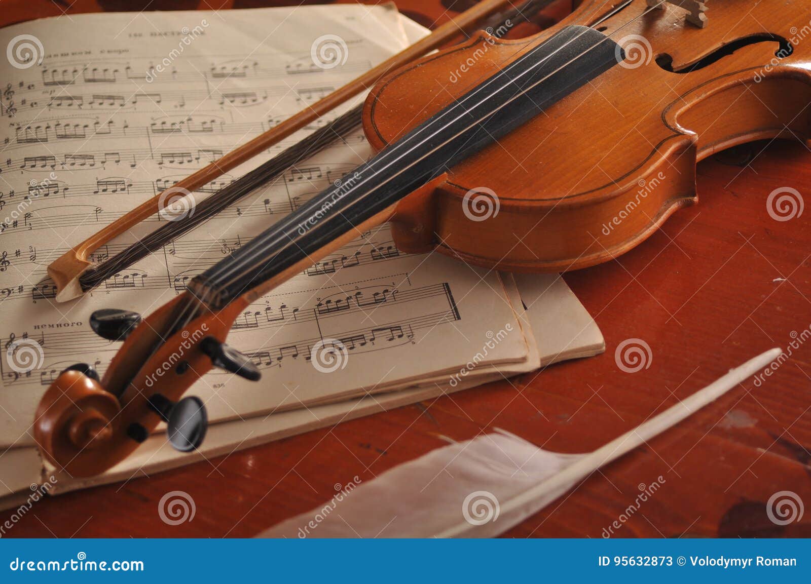 Violin and Notes on the Table Stock Image - Image of orchestra, notes ...