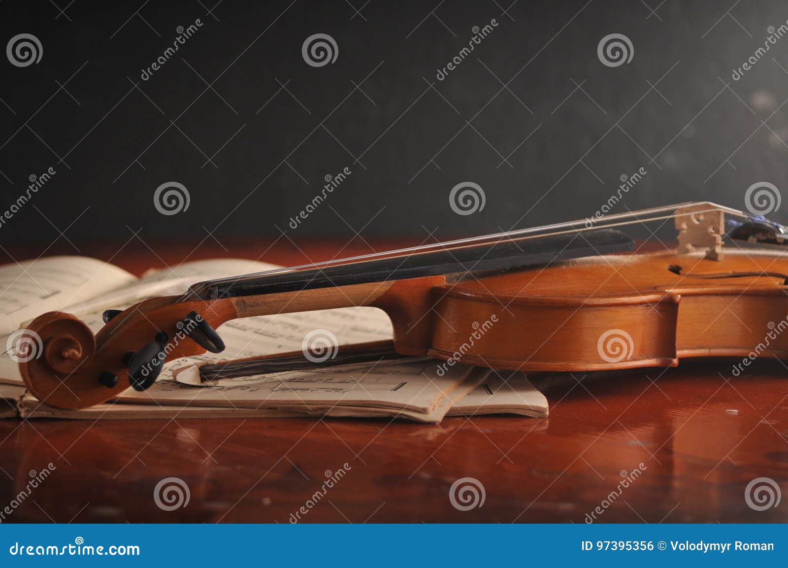 Violin and Notes on the Table Stock Photo - Image of performance ...