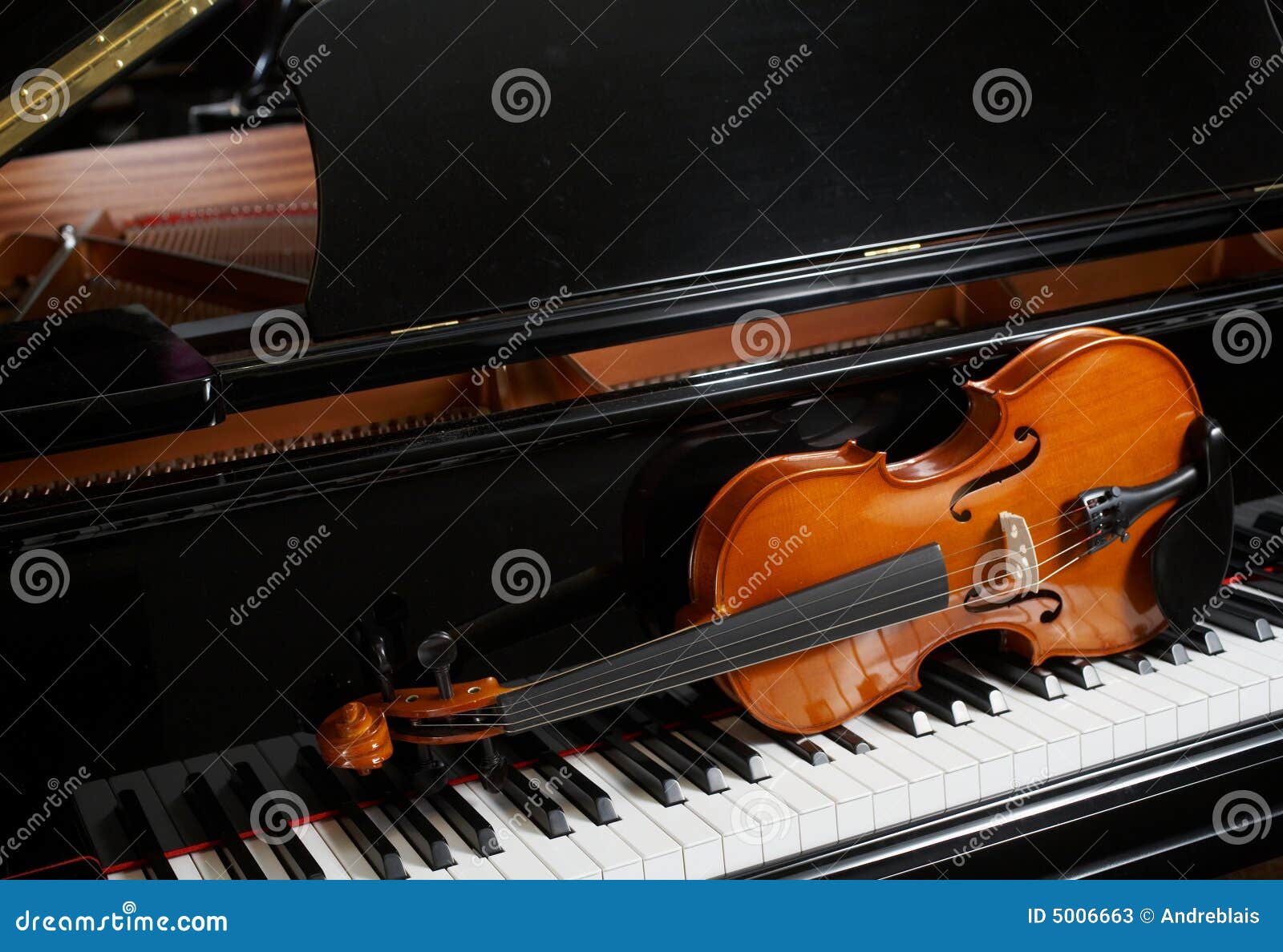 Violin on Piano stock image. Image of instrumental, entertainment - 5006663