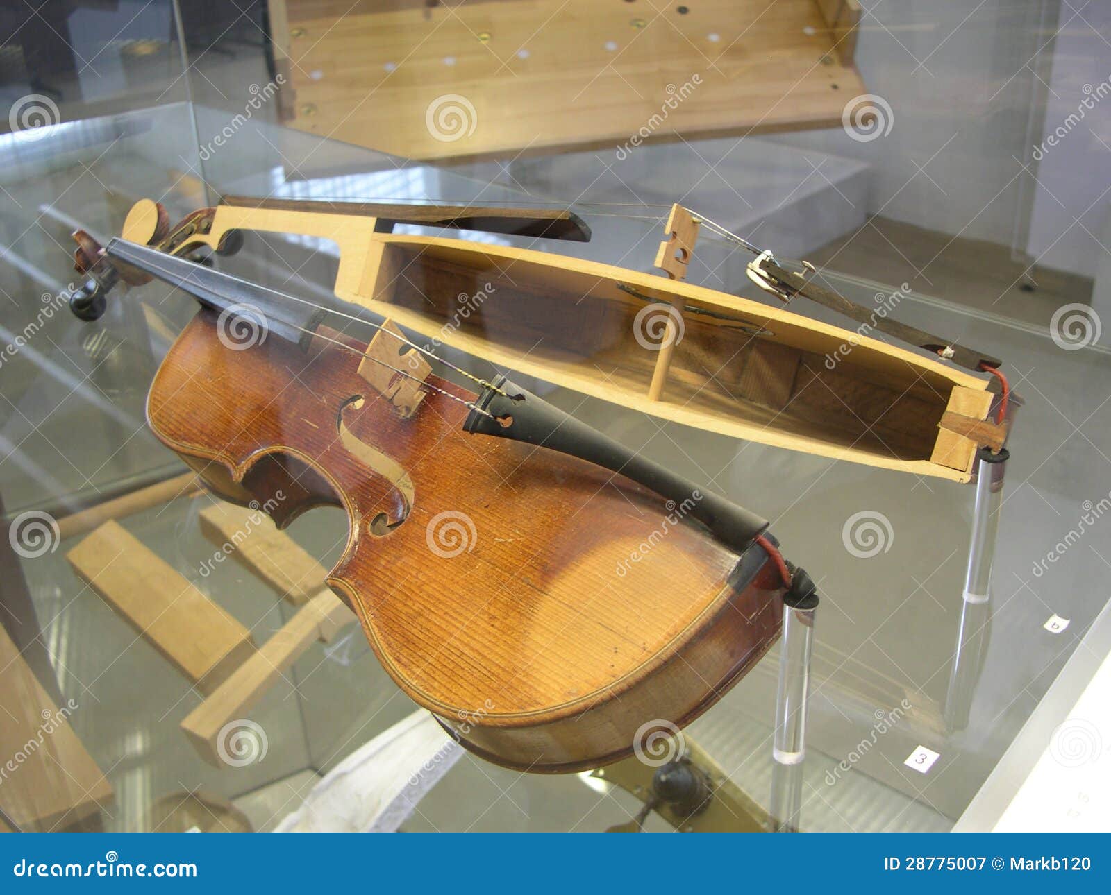 Violine cross-section stock image. Image of note, orchestra - 28775007