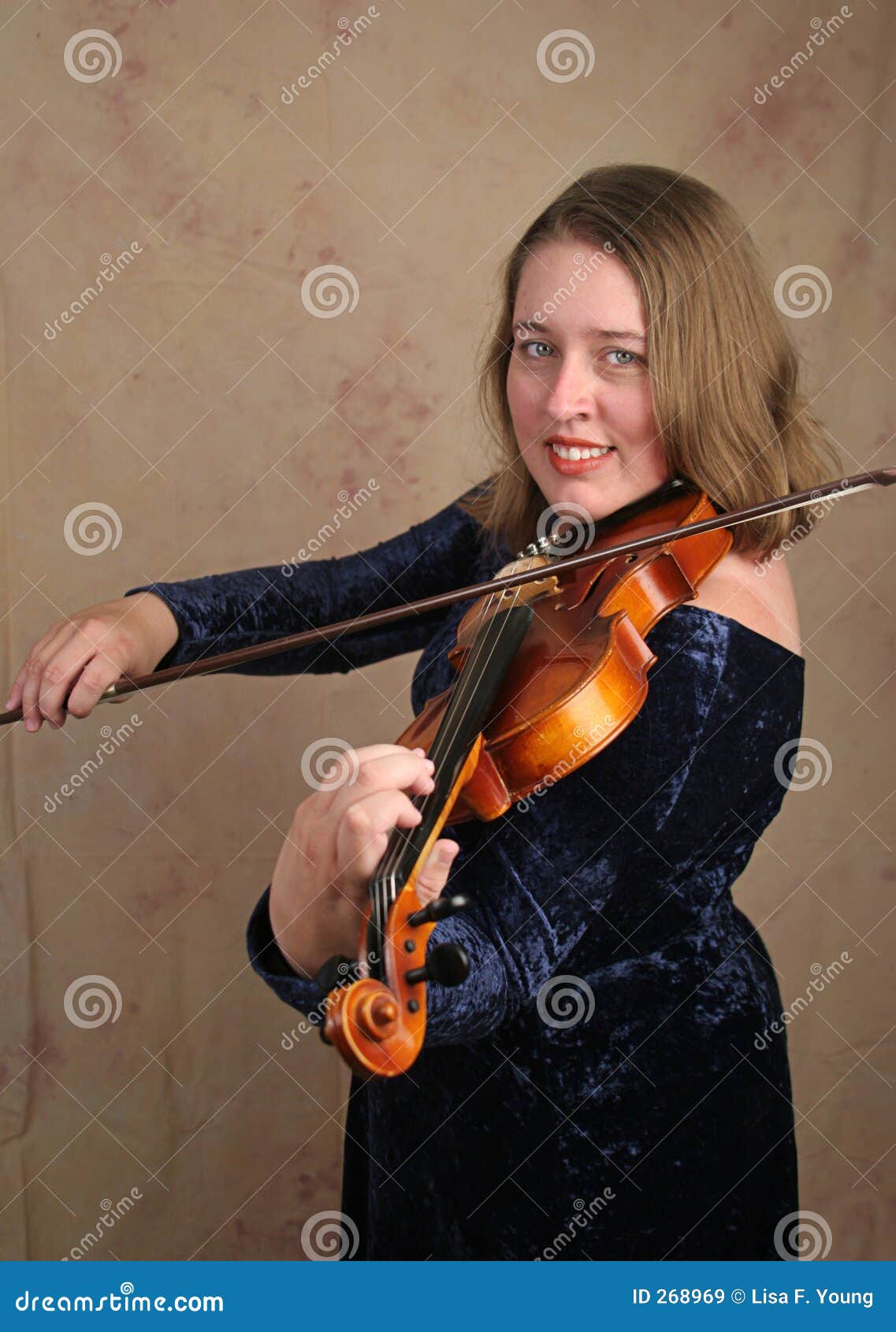 Violinista clássico 1 imagem de stock. Imagem de musical - 268969
