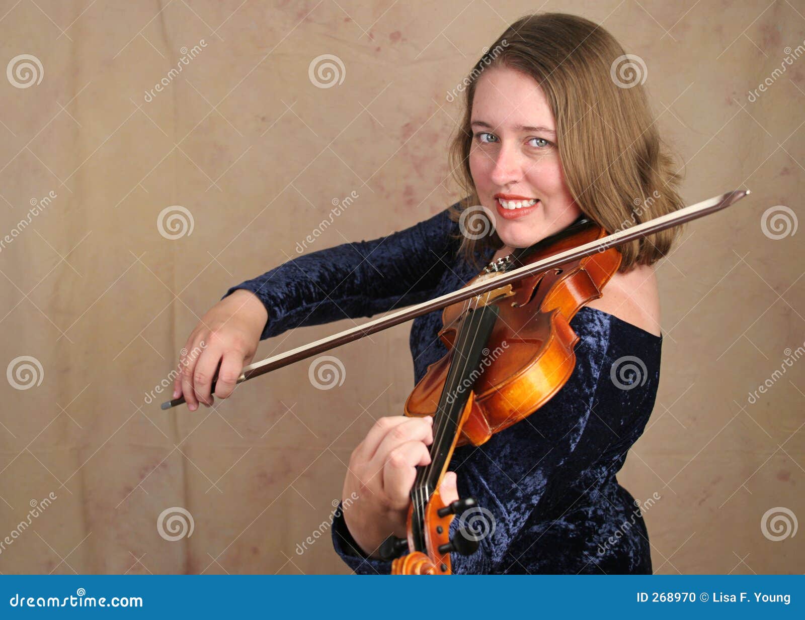 Violoniste classique 2 photo stock. Image du gosse, personne - 268970