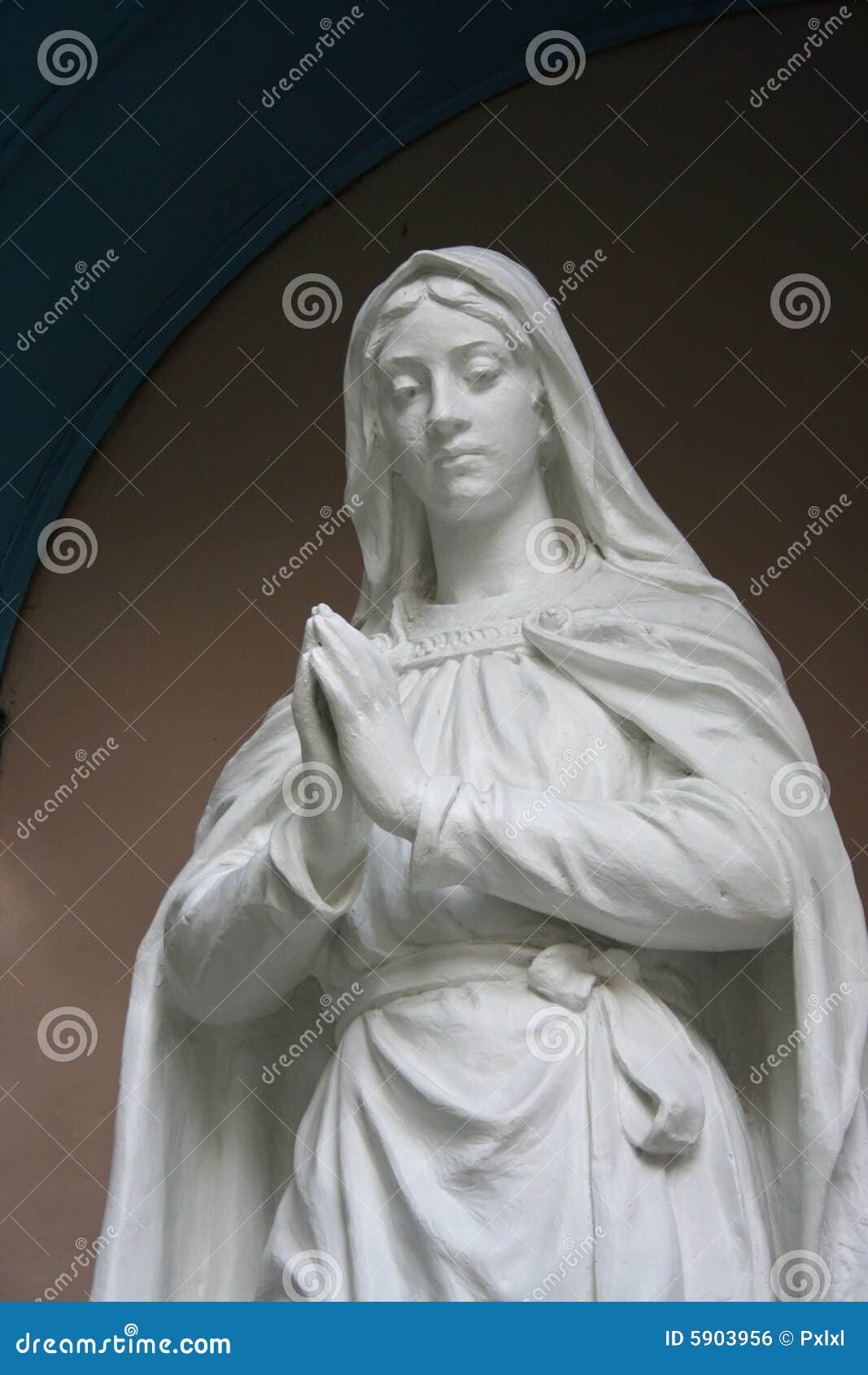 Virgin Mary statue stock photo. Image of religion, praying - 5903956