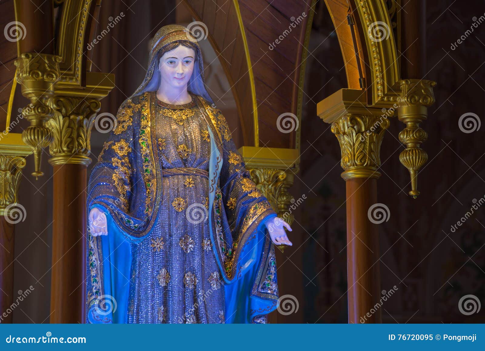 The Virgin Mary statue stock image. Image of christ, architecture ...