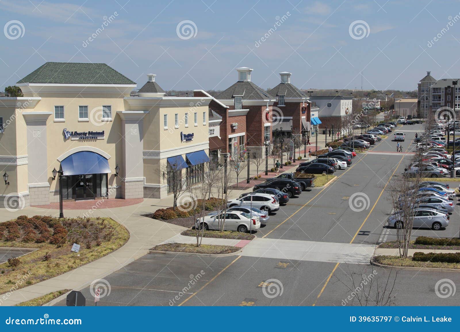 Virginia Town Place Strip Mall Editorial Photography - Image of street ...