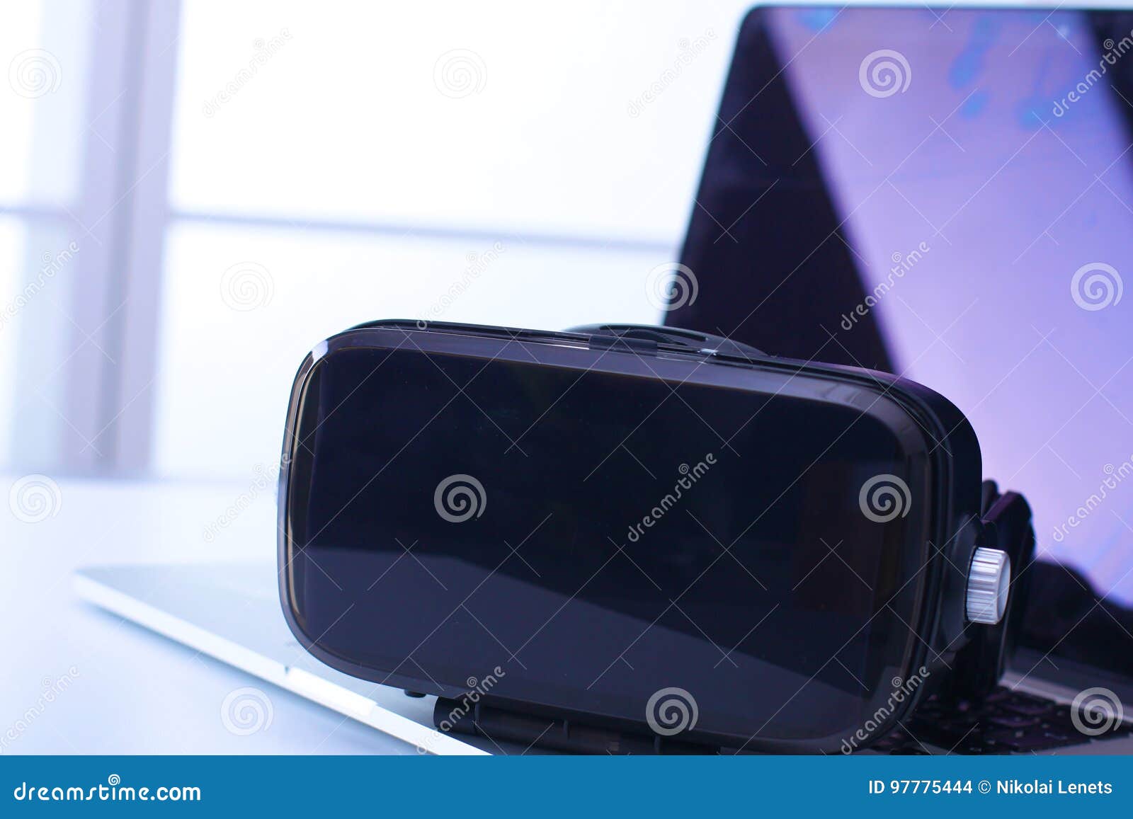 Virtual Reality Smart-phone Headset Concept in Office Stock Photo ...