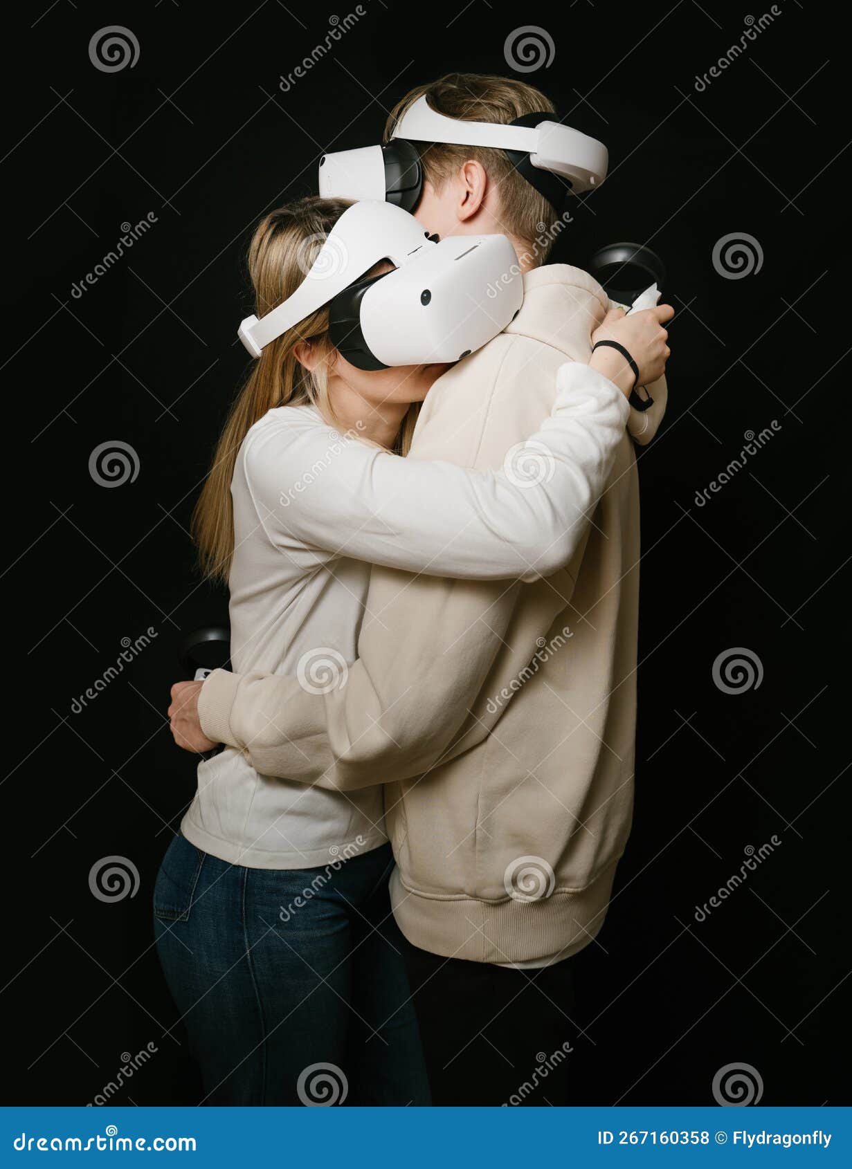 Virtual Relationship Support. Two Hugging Wearing VR Glasses Stock ...