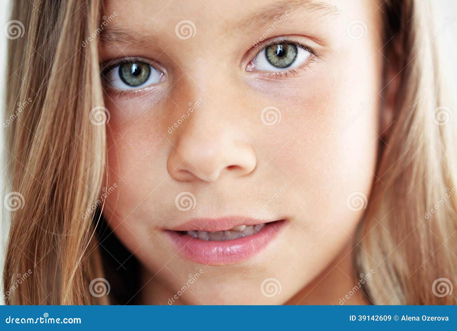 Visage d'enfant image stock. Image du personne, humain - 39142609