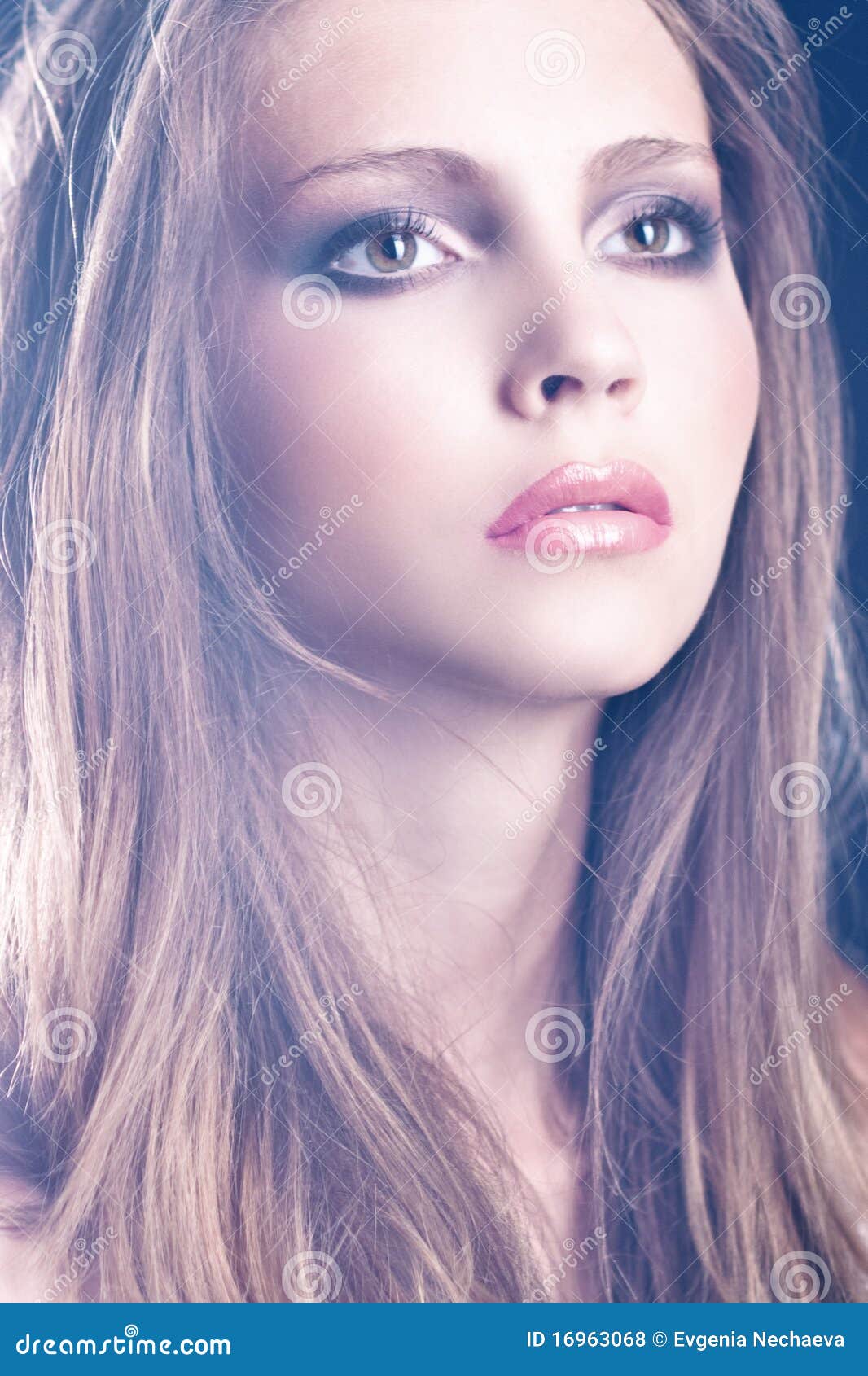 Visage d'une belle femme photo stock. Image du beau, eyeshadow - 16963068