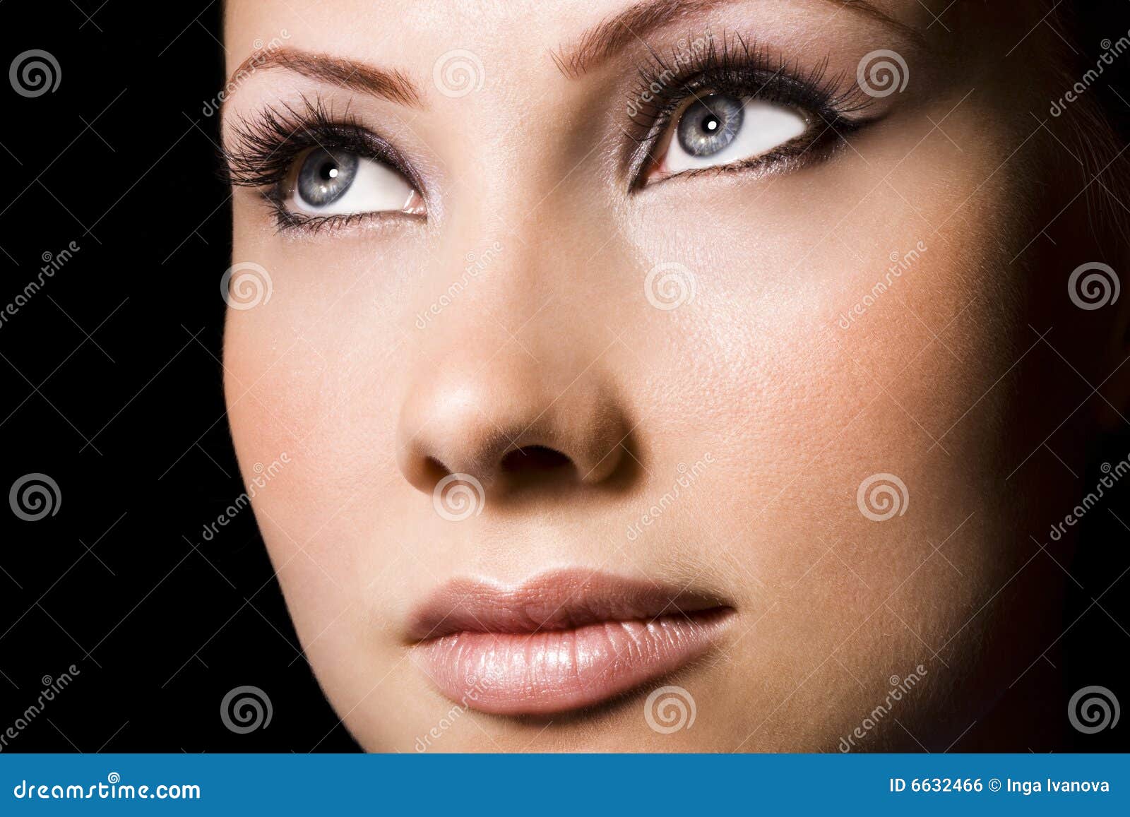 Visage de femme photo stock. Image du renivellement, charme - 6632466