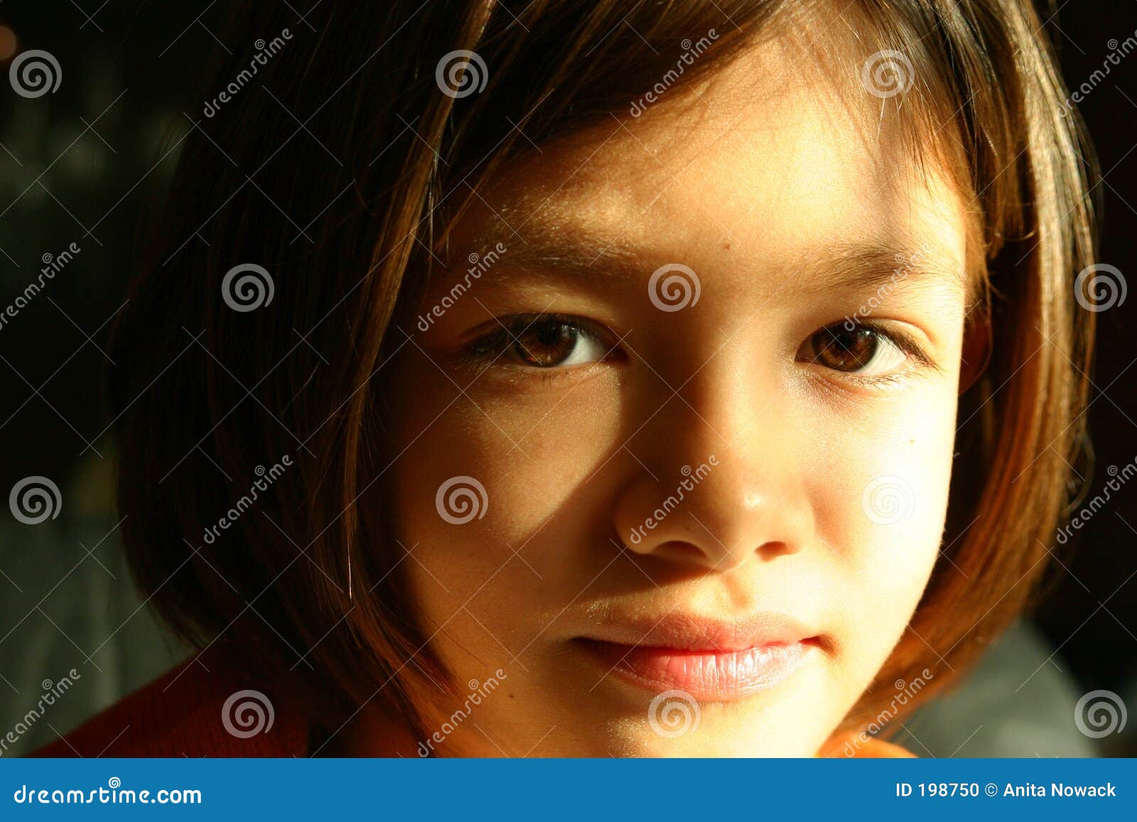 Visage De Fille - Yeux Expressifs Photo stock - Image du avenir ...