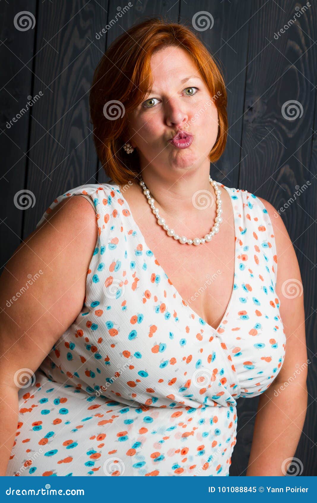 Visage de Kissy image stock. Image du visage, bijou - 101088845